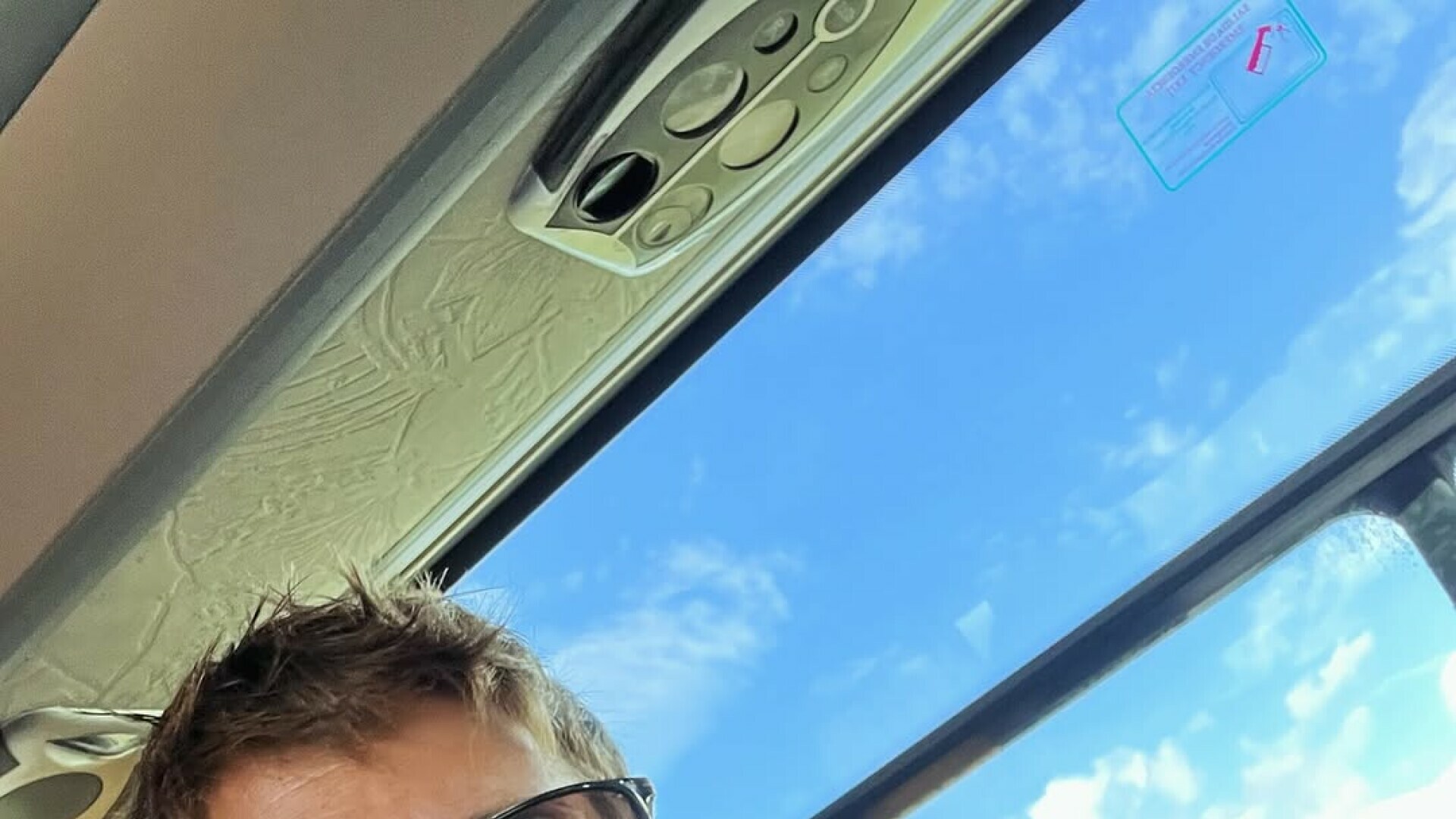 Naš glumac nestao je s društvenih mreža, a sad se vratio s novim ...