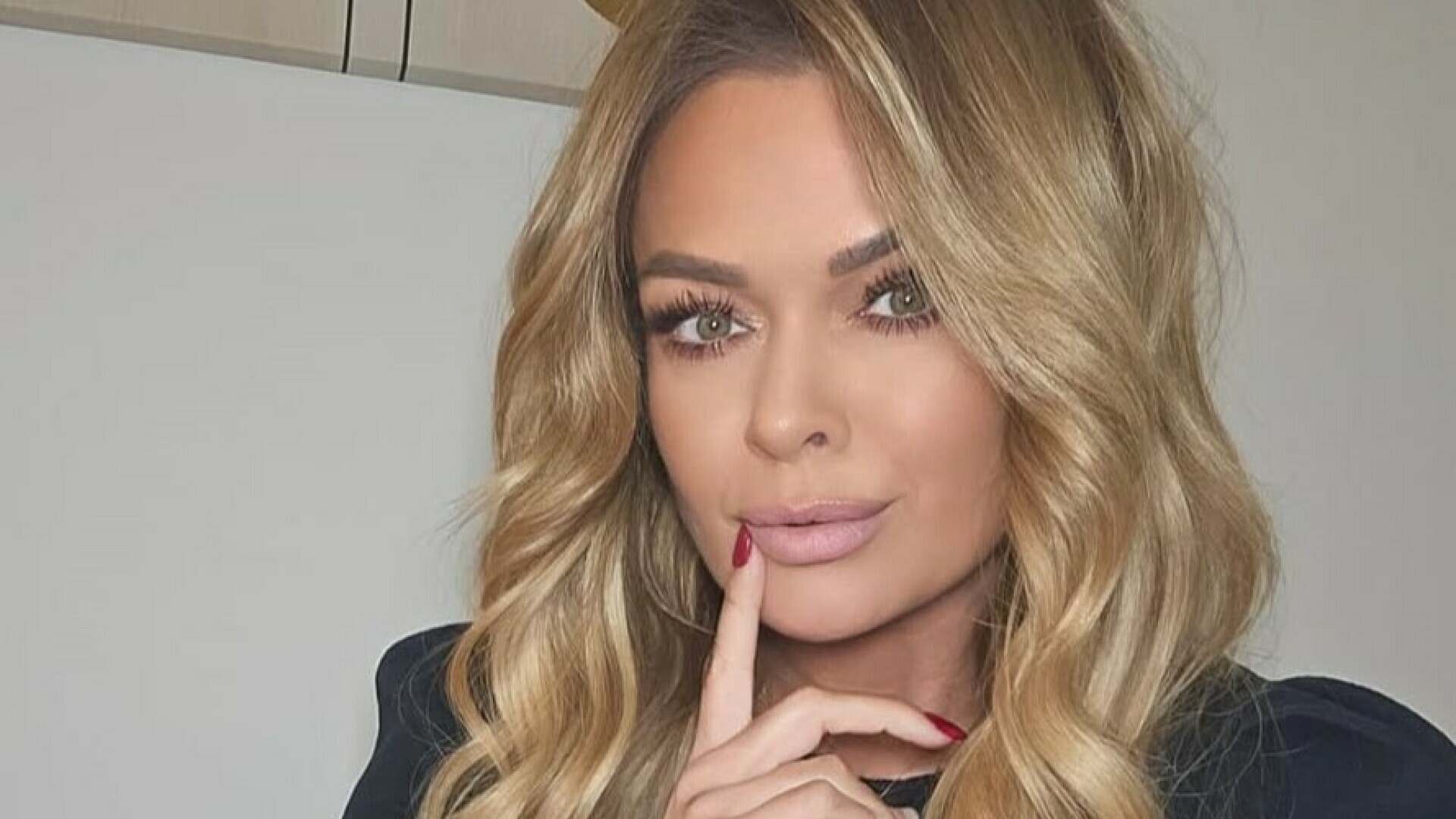 Minea se uoči Valentinova pohvalila poklonom od posebnog muškarca: "Kad ...