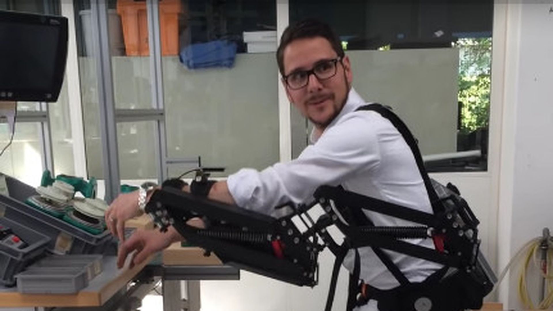 Robo-Mate: Ljudski mozak, snaga robota!