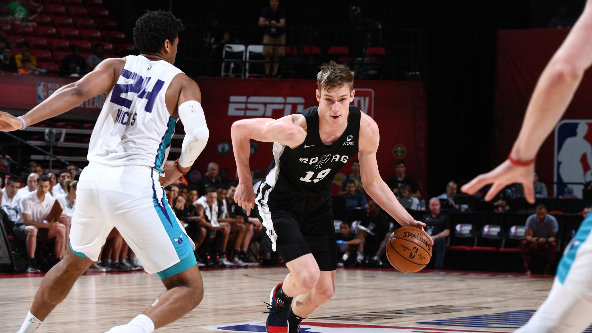 Odlična partija Luke Šamanića u dresu San Antonio Spursa!