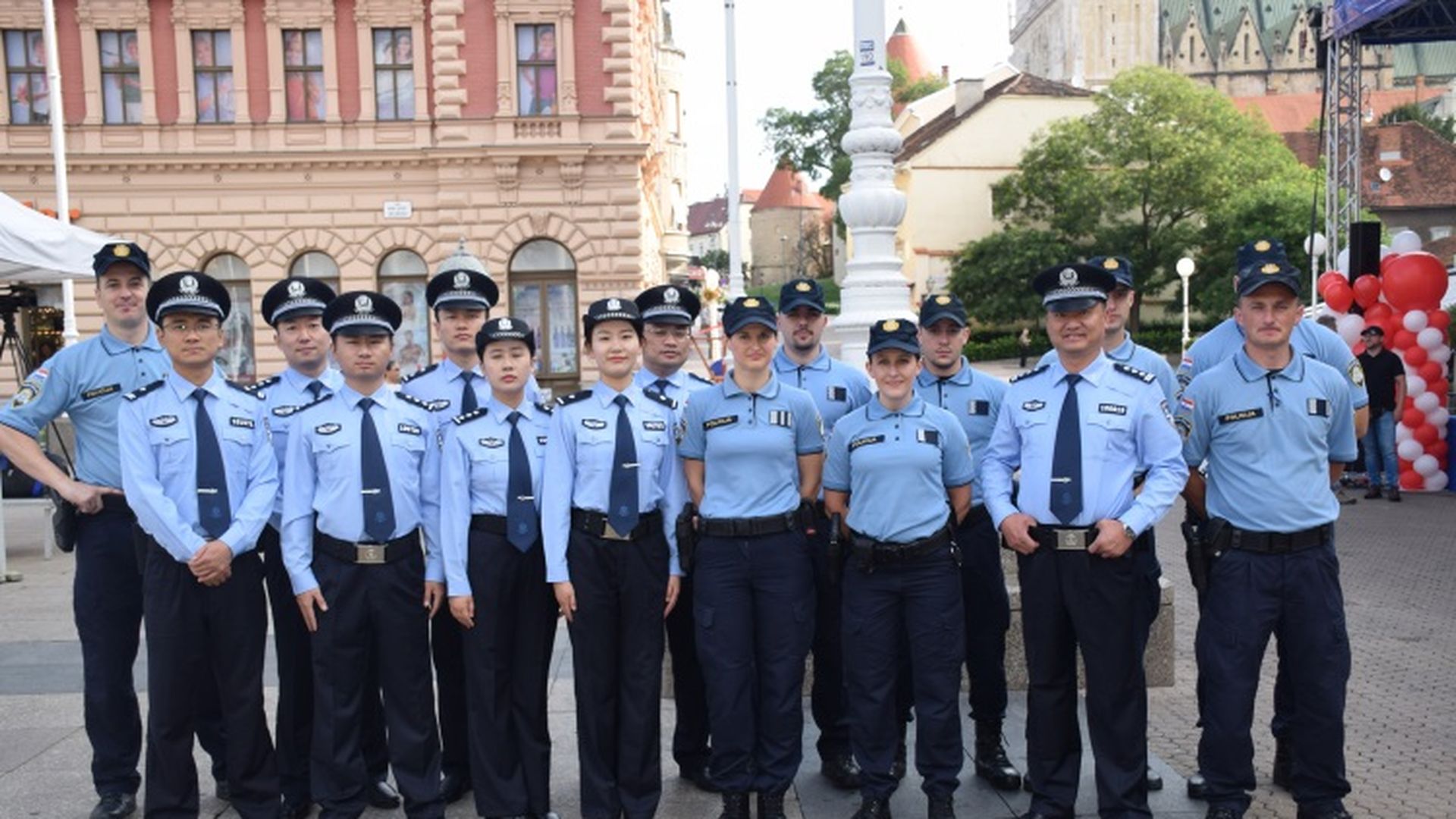 Policajci iz Kine pomažu kolegama u Hrvatskoj: Objavljeni brojevi ...