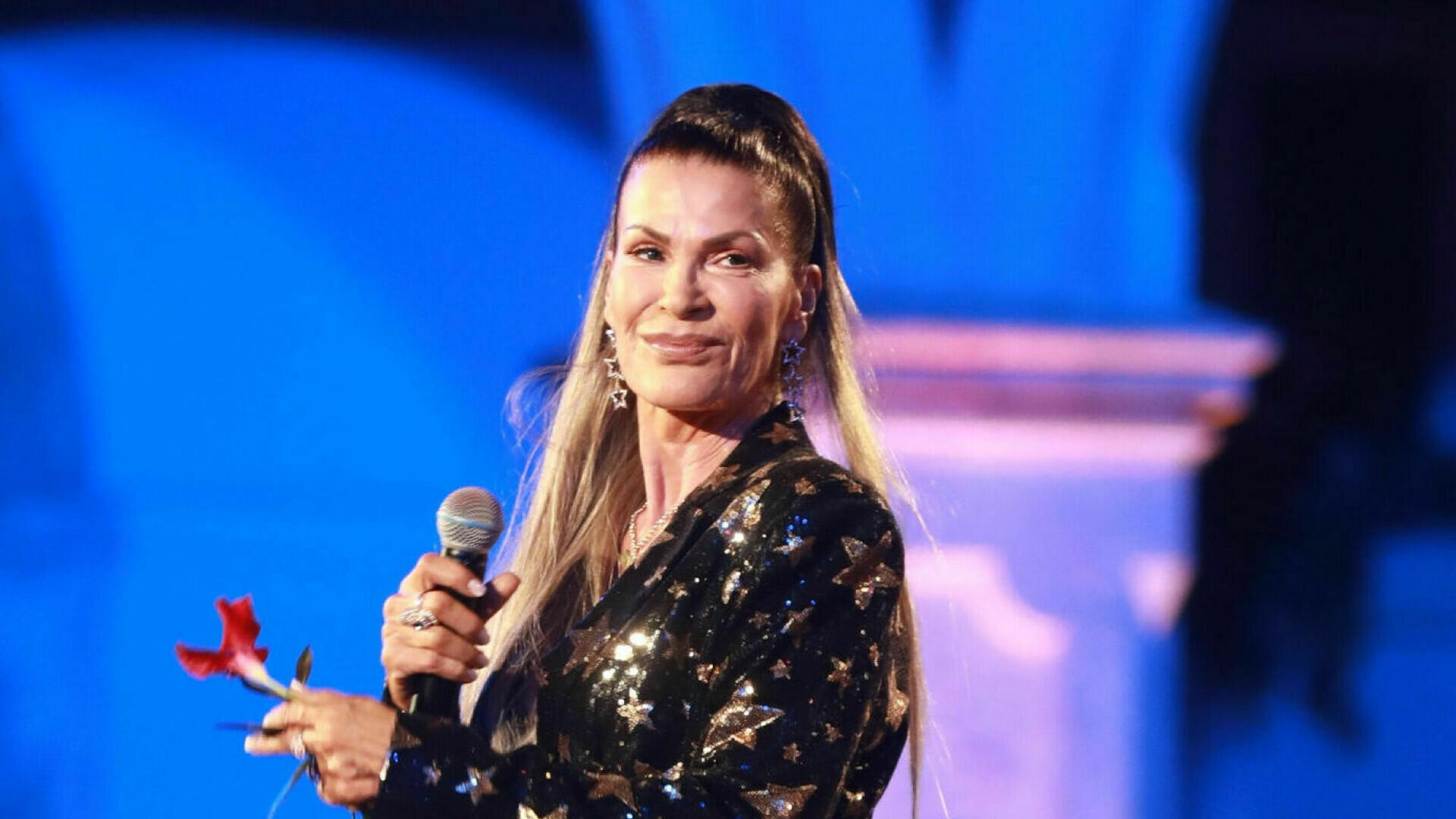 Naša legendarna misica zapjevala na pozornici nakon više od 30 godina, a evo i što danas kaže o ...