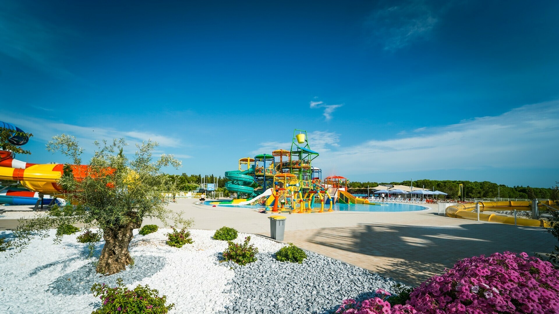 "Ludilo" tobogana i vodenih atrakcija: Pogledajte kako izgleda novi aquapark u Dalmaciji