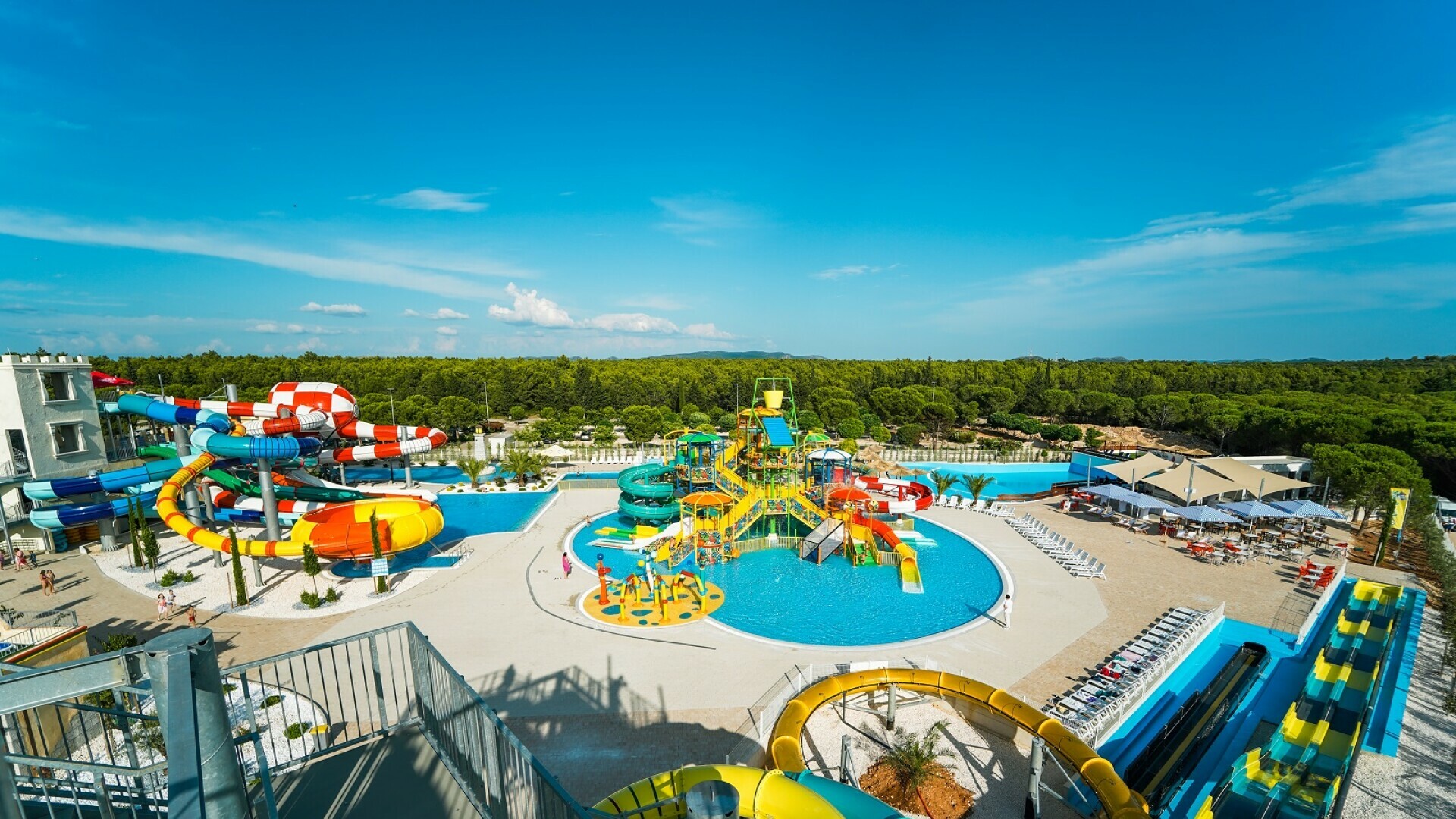 "Ludilo" tobogana i vodenih atrakcija: Pogledajte kako izgleda novi aquapark u Dalmaciji