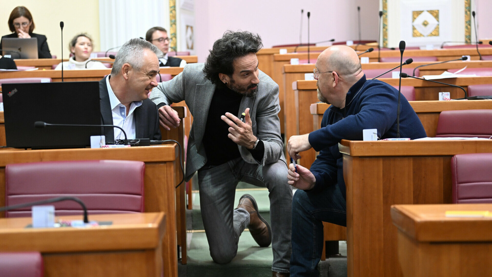 Socijaldemokrat je najaktivniji zastupnik, pogledajte koja trojica u ...