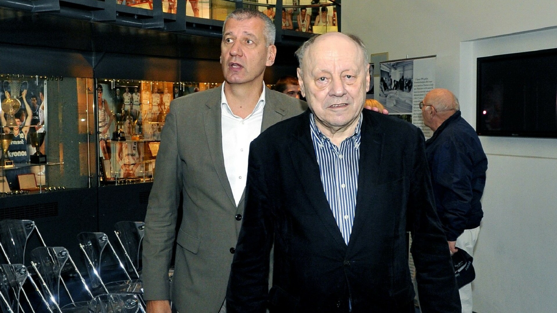 VIDEO Pogledajte sjajan prilog Dnevnika Nove TV o nezaboravnom Mirku ...