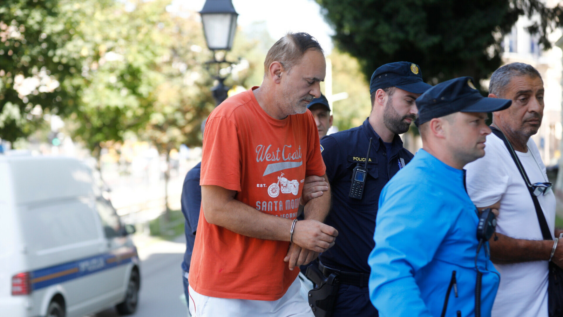 FOTO Ovo je petorka osumnjičena za ratni zločin: Kod jednog tijekom ... FOTO Ovo je petorka osumnjičena za ratni zločin: Kod jednog tijekom ...