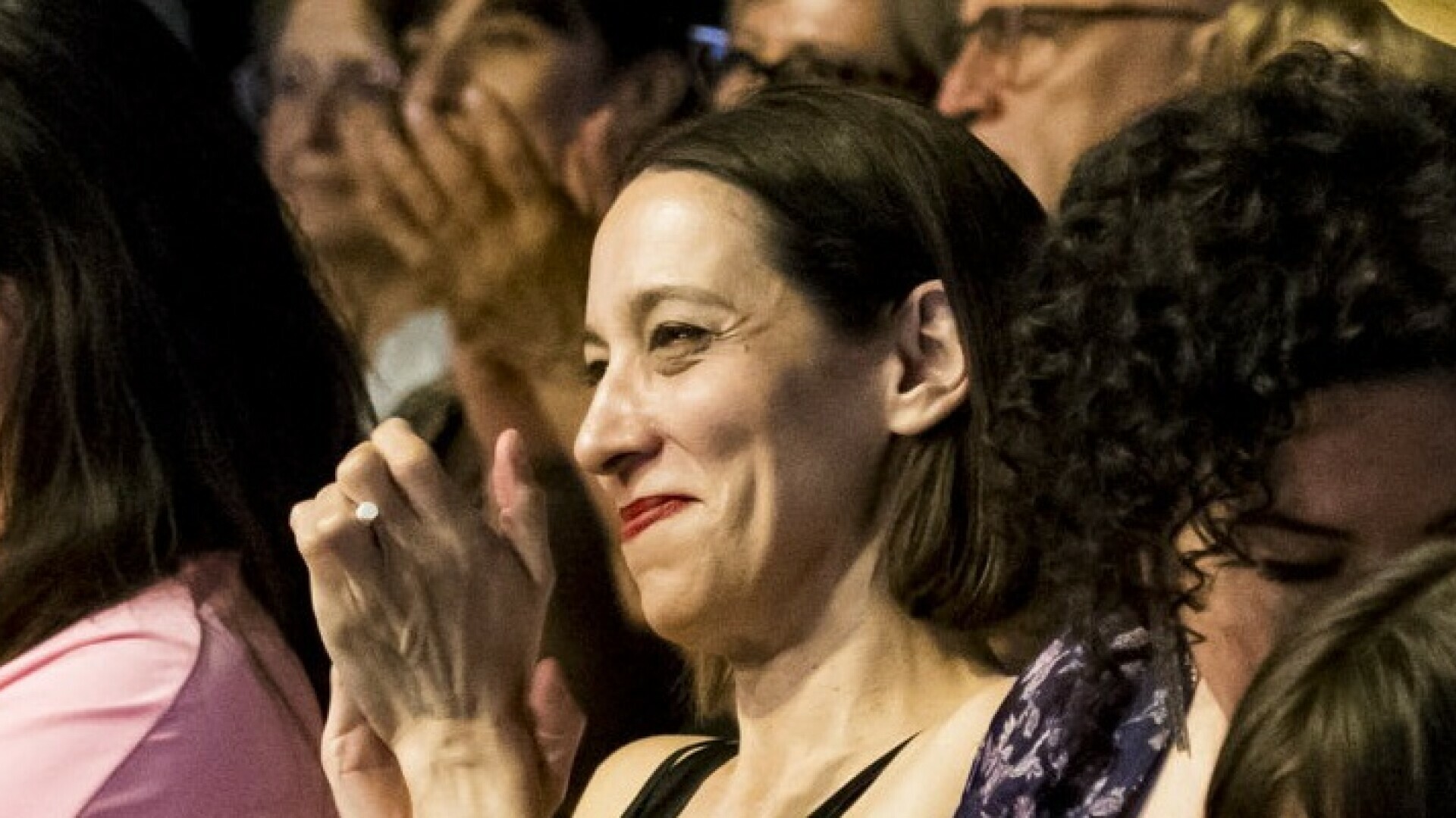 Samozatajna supruga Matije Dedića snimljena u rijetkom izlasku, došla ...