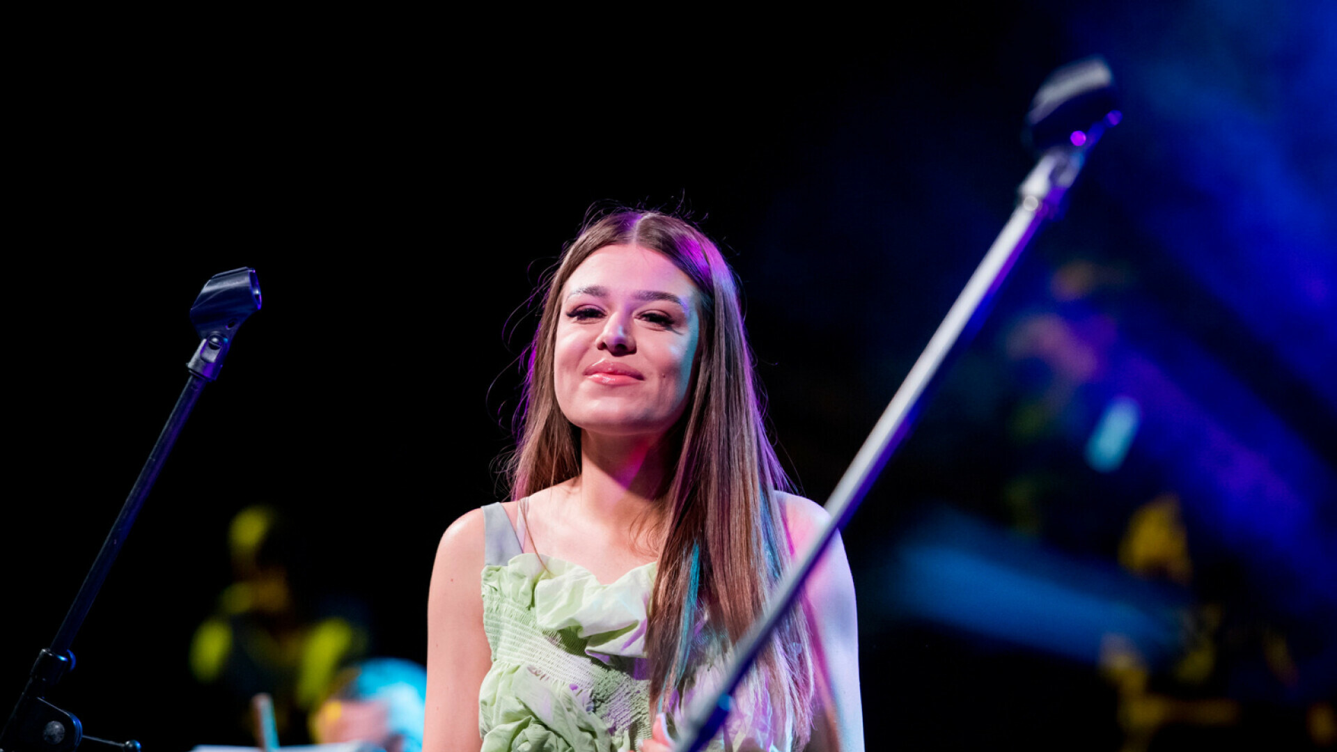 Samozatajna supruga Matije Dedića snimljena u rijetkom izlasku, došla ...