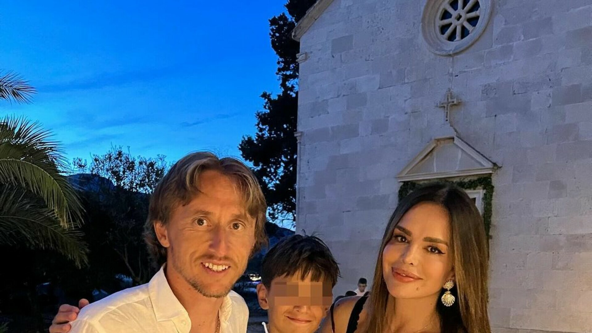 Seve je objavila rijetku fotografiju sa sinom, pozirali su ispred posebne pozadine: ''Bravo ...