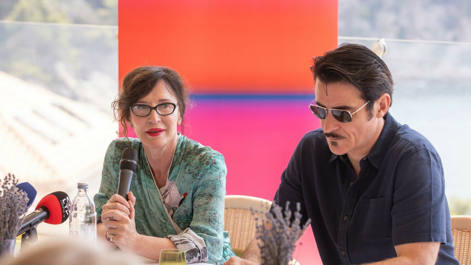 Goran Višnjić nakon dugo vremena viđen je sa suprugom Evom! Njihove ...