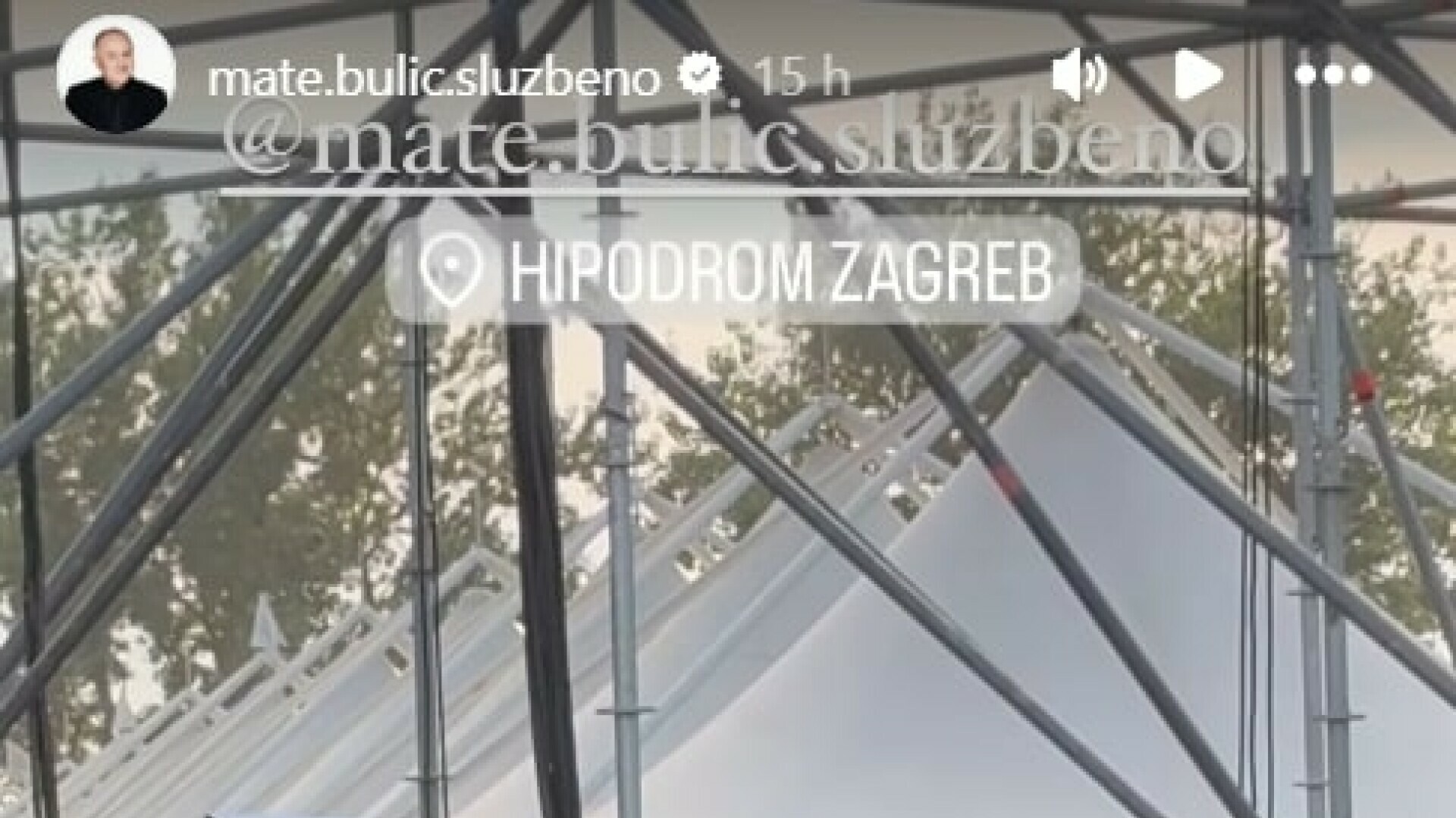 Mate Bulić na Thompsonovom koncertu s fanovima zapjevao svoj veliki hit!