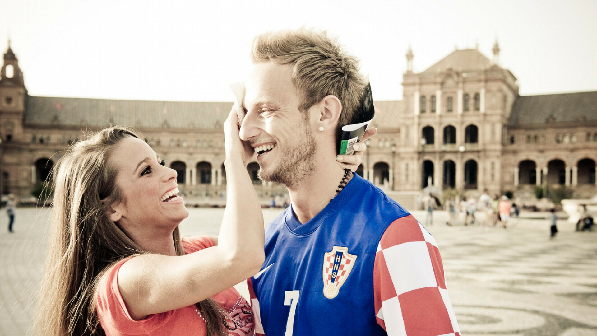 Veliko slavlje u obitelji Ivana Rakitića, lijepa Raquel javila se ...