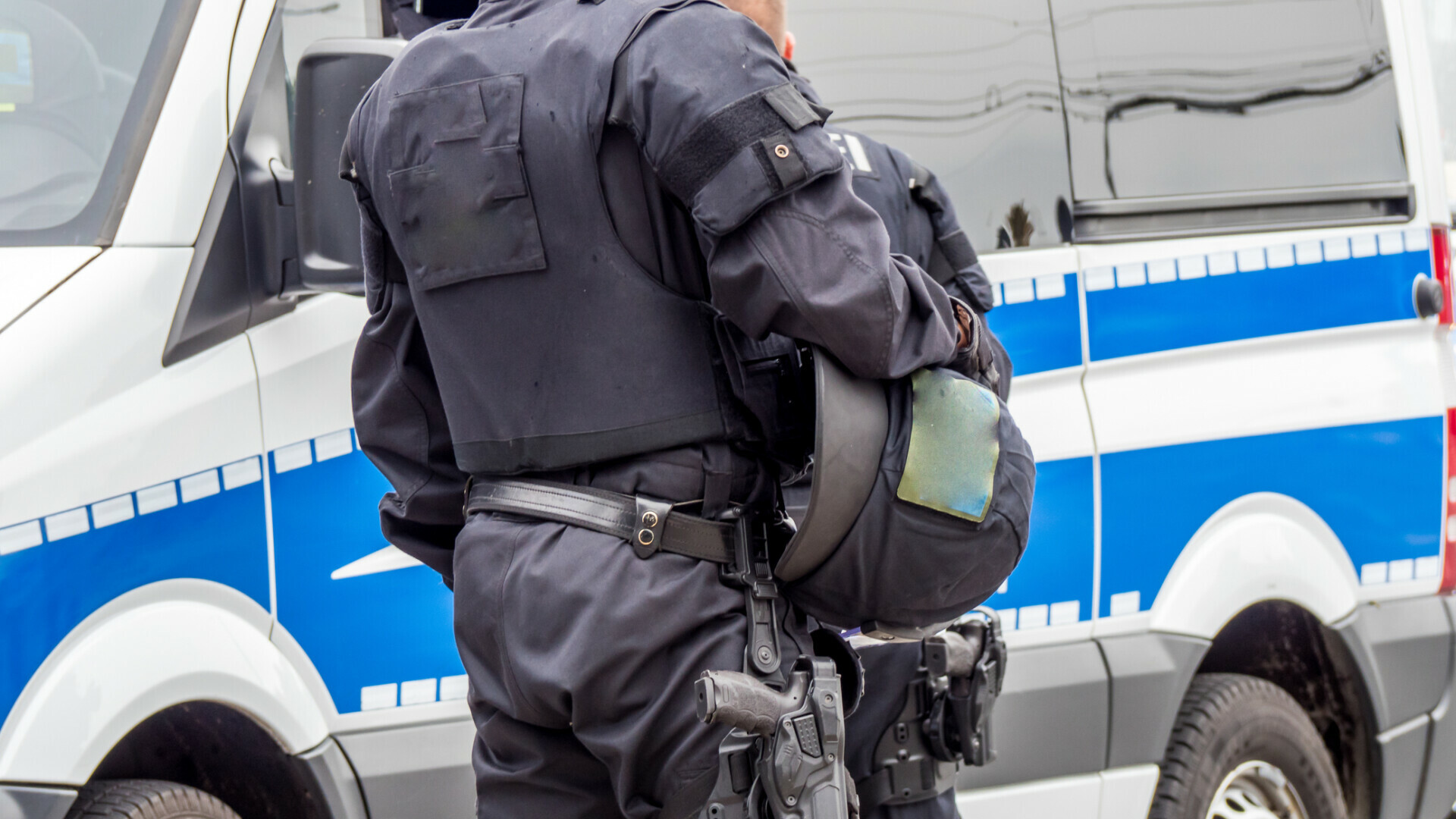 Užas u Grčkoj: Terenac bez vozača se zabio u restoran, puno je ozlijeđenih