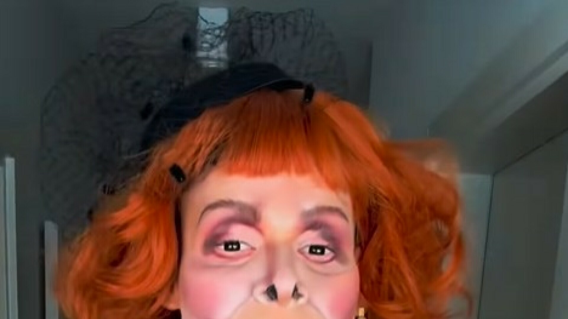 Srpski vizažist pretvorio se u našu glazbenu divu, video je već pogledalo više od pola milijuna ...