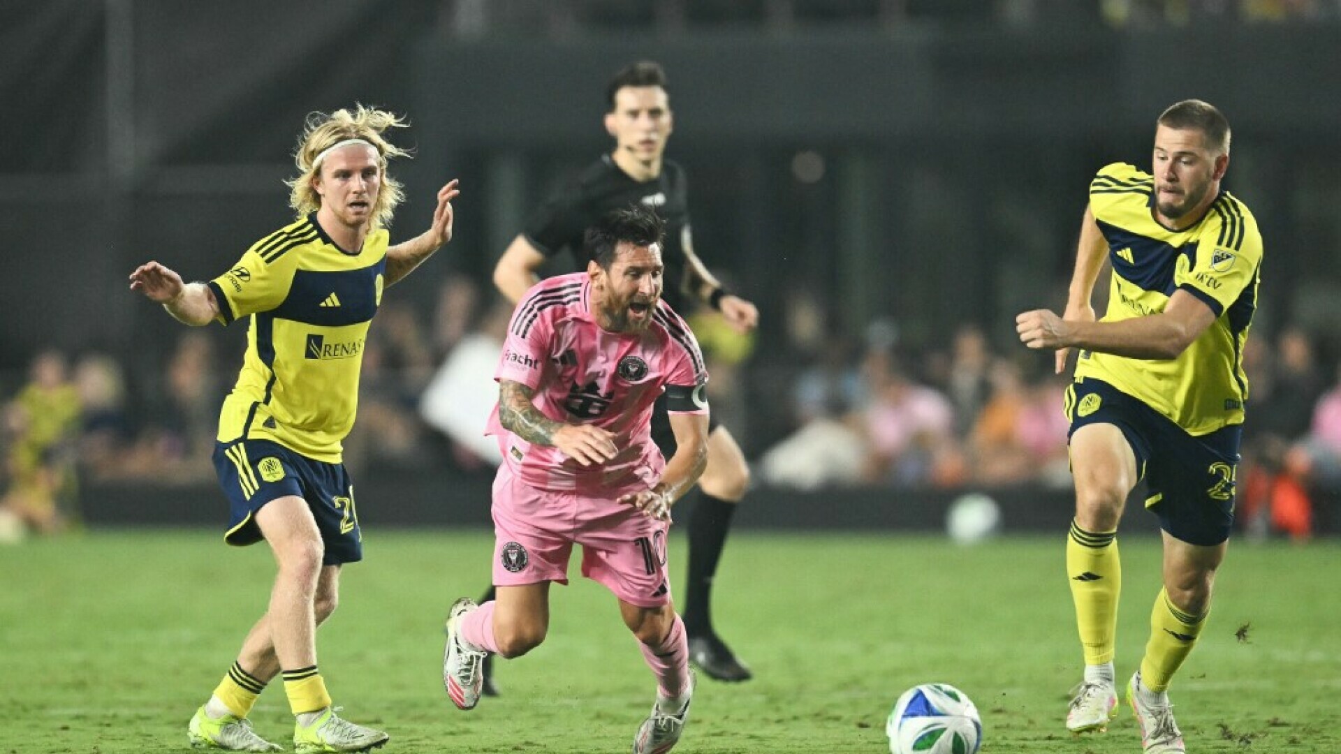 VIDEO Neuništivi Lionel Messi: Zabio dva gola, jedan je lukavi slobodnjak