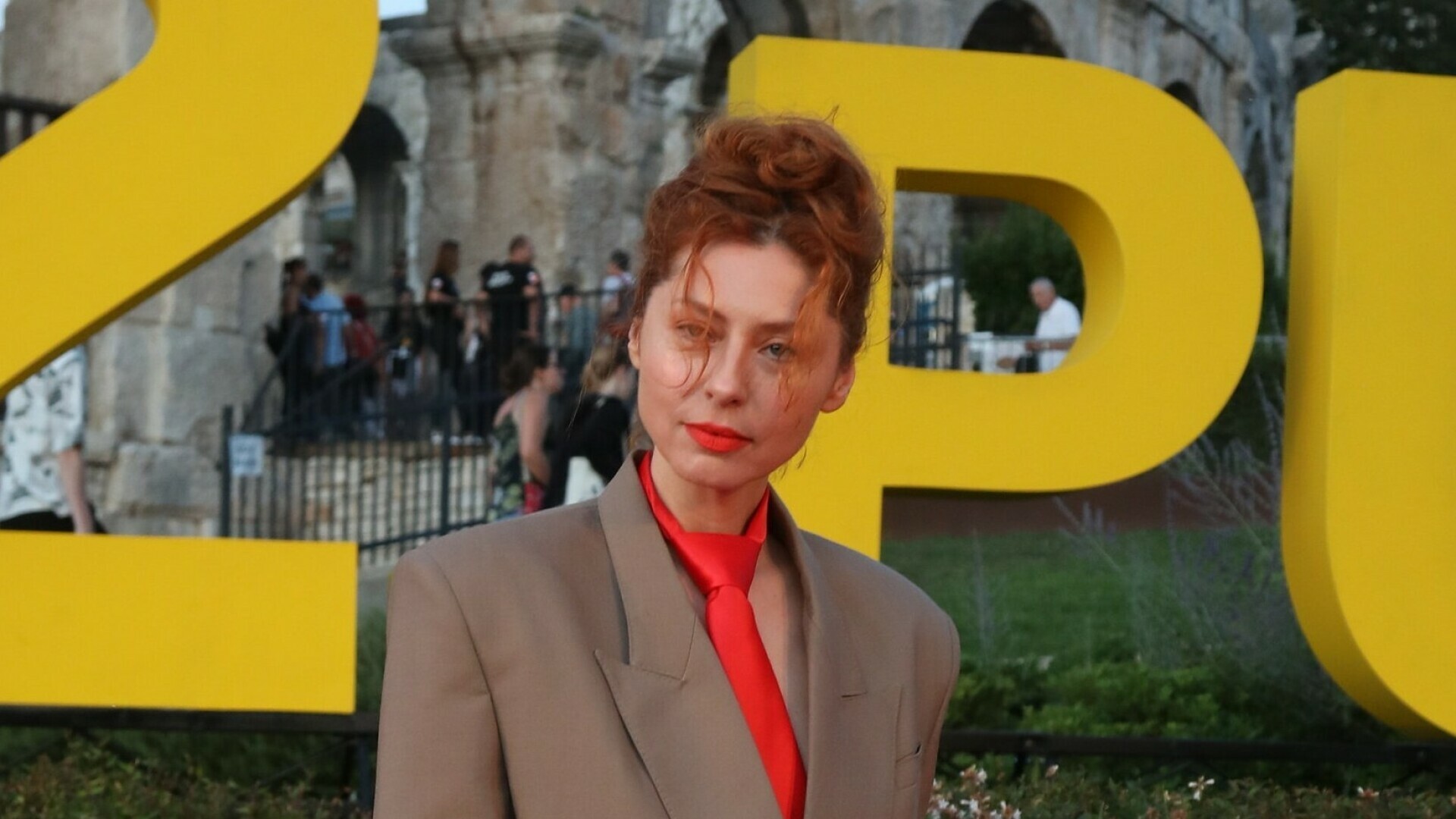 Judita Franković Brdar nosi sjajno odijelo, ali vaš će pogled odmah ...