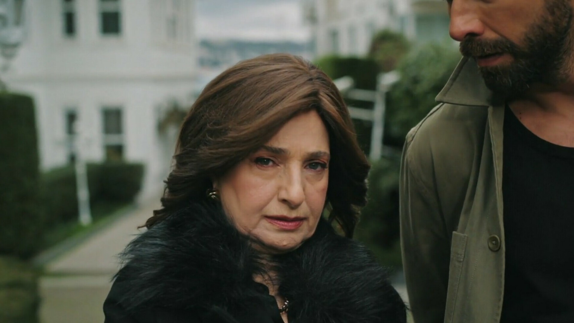 Zlatni kavez: Učinit će sve da otkrije njihovu tajnu