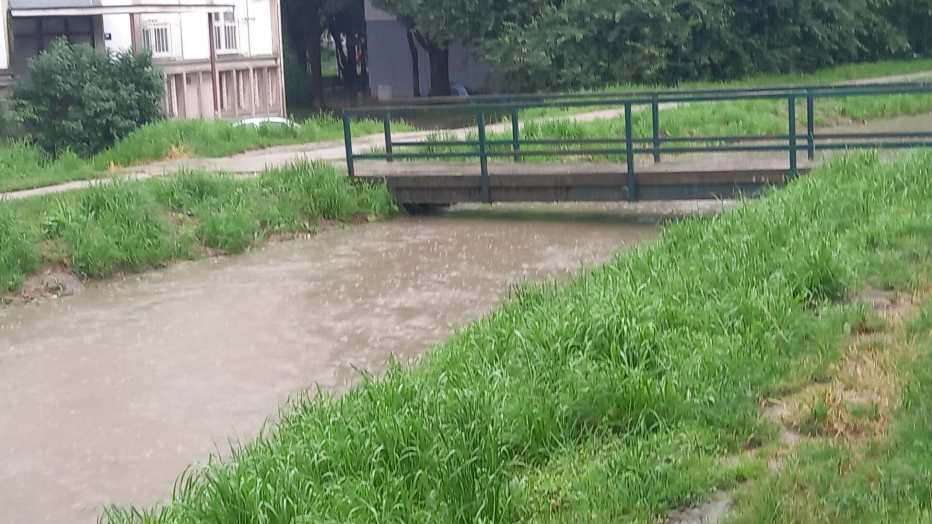 U Zagrebu se zamalo prelio potok, stanari ogorčeni zbog radova ...