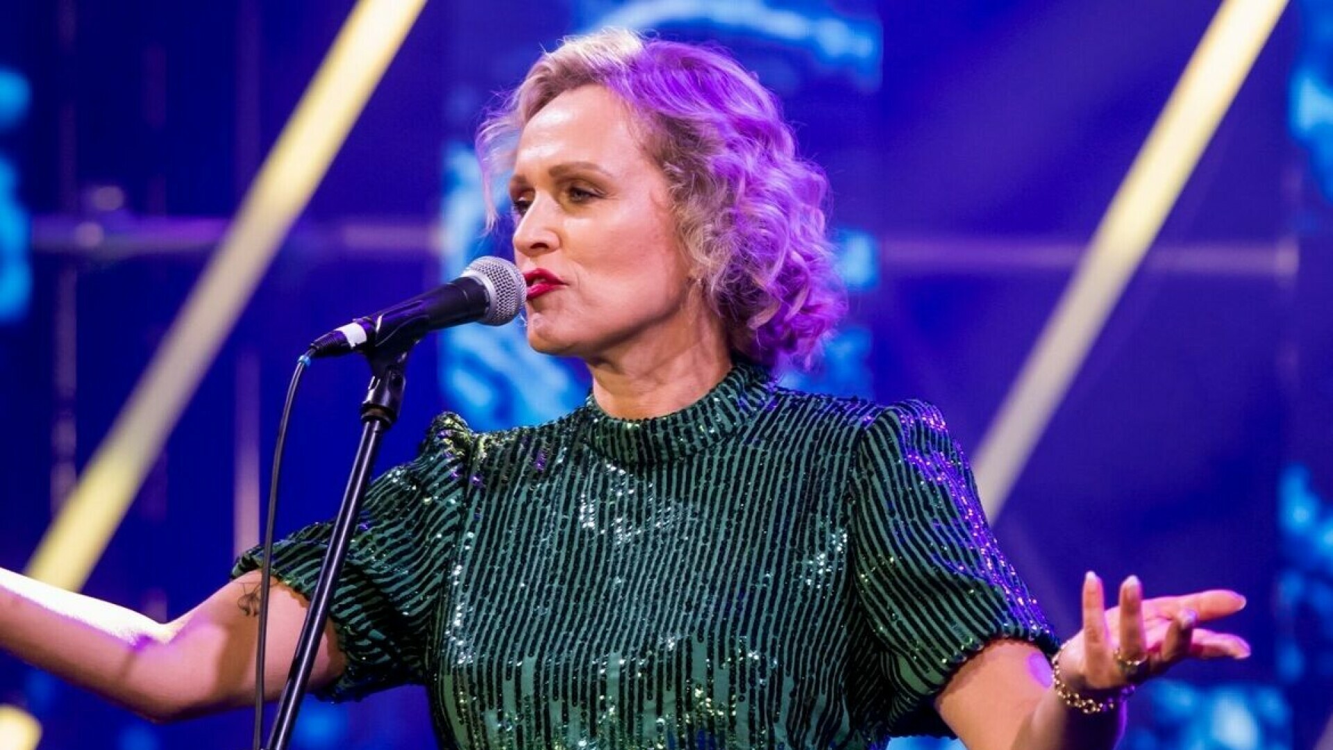 Ova djevojčica s fotografije danas je jedna od naših najcjenjenijih ...