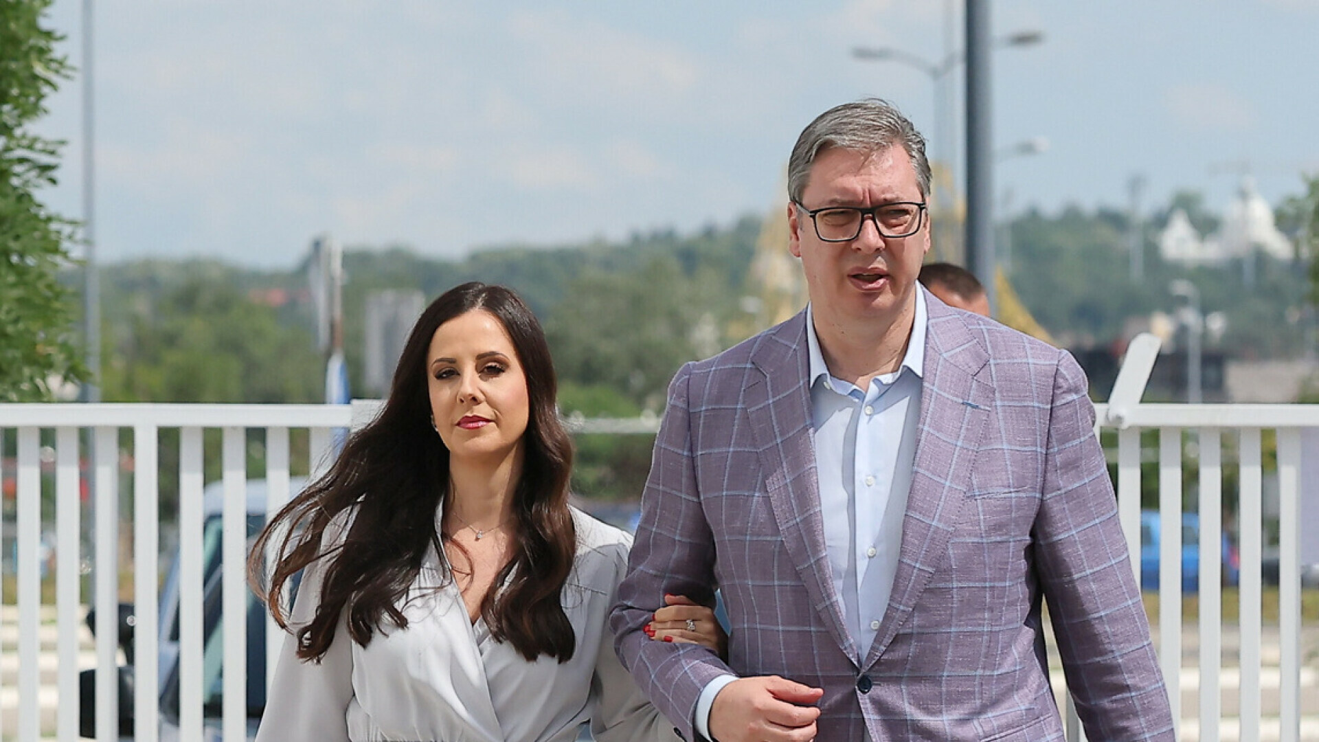 Samozatajna prva dama Srbije pažnju privukla jednim modnim detaljem ...