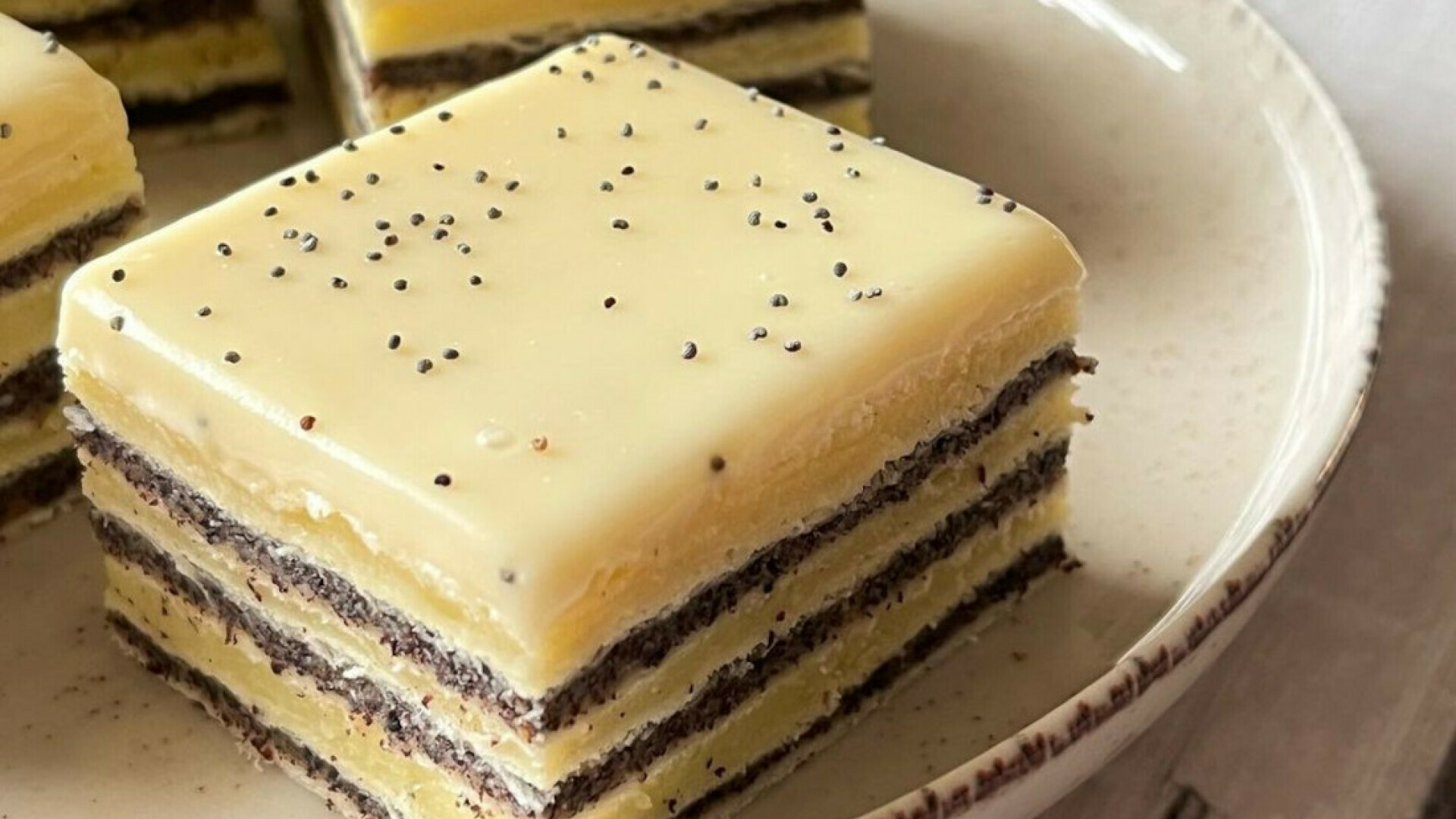 Recept za kolač s rozen korama kojem kombinacija vanilije i maka daje ...