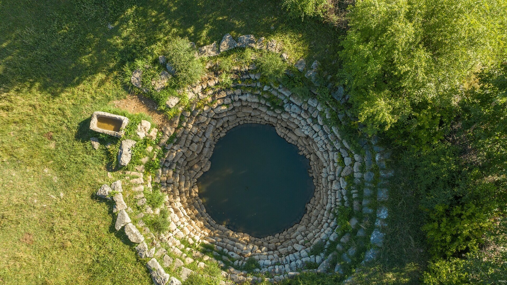 Bunar koji nikada ne presušuje? Mistična Neveš voda na kojoj se nekoć učilo plivati