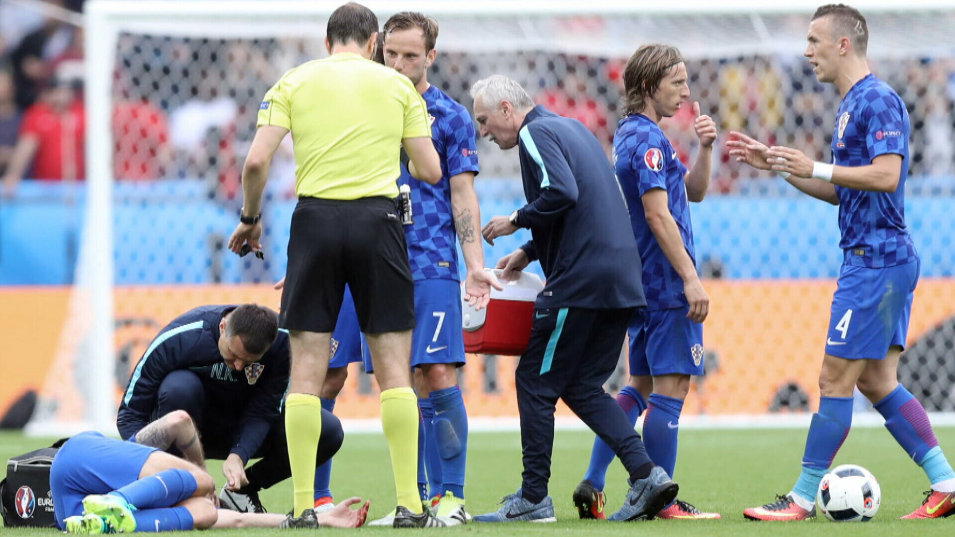 Poslušajte neobičan duet liječnika Hrvatske nogometne reprezentacije i ...