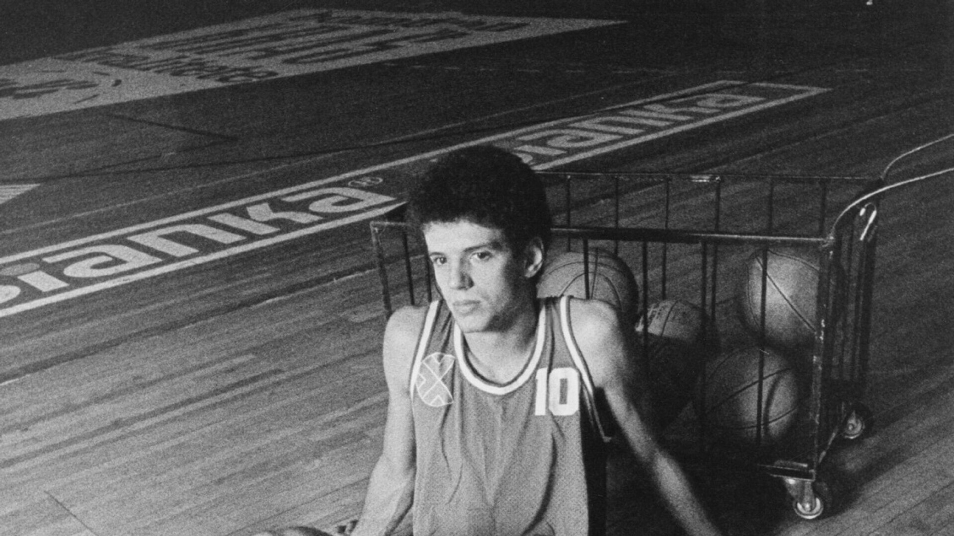 Dražen Petrović ljubio je naše dvije pjevačice, a djevojka s kojom je ...