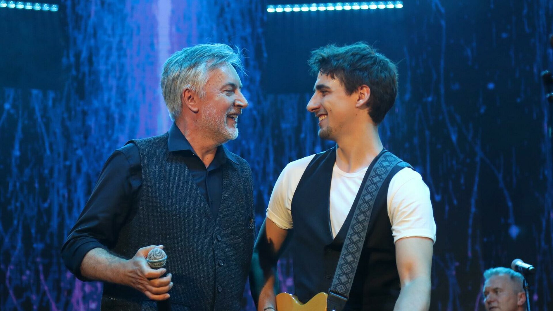 Pogledajte kako izgleda sin Miroslava Škore, krenuo je njegovim stopama ...