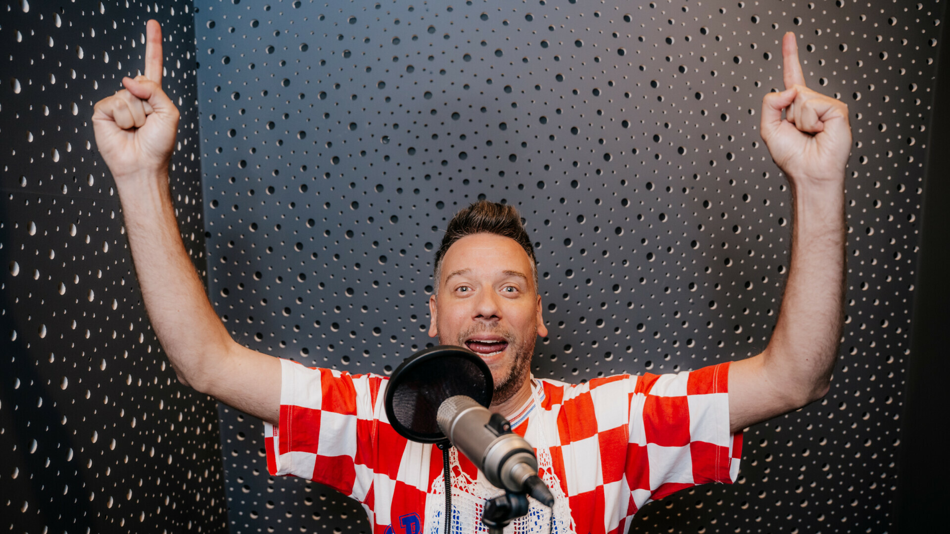 Poslušajte novi navijački hit koji su Mirza Džomba i Luka Bulić snimili ...