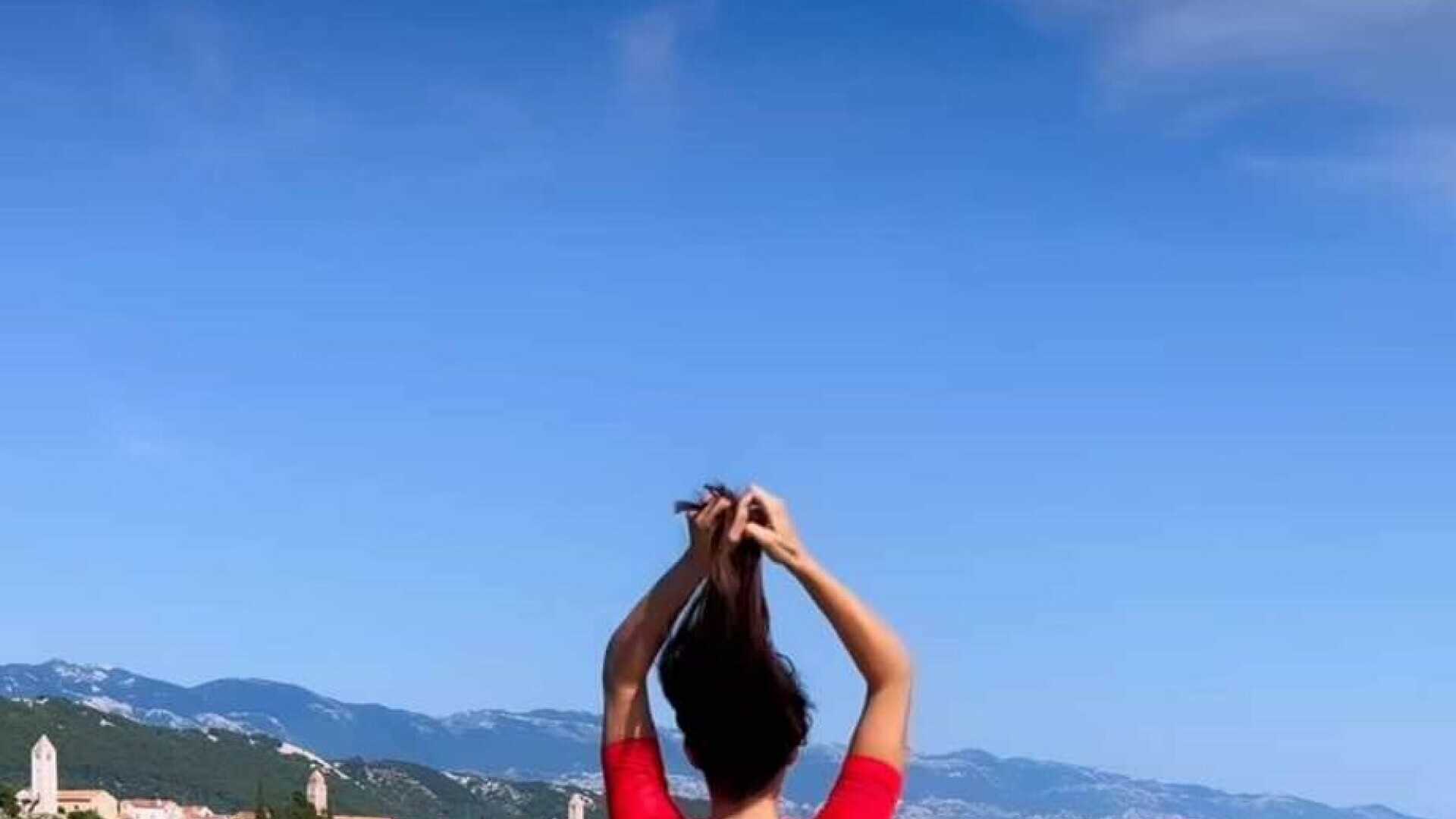 Poznata influencerica iz susjedstva bodri Vatrene u tangama, a ima i ...