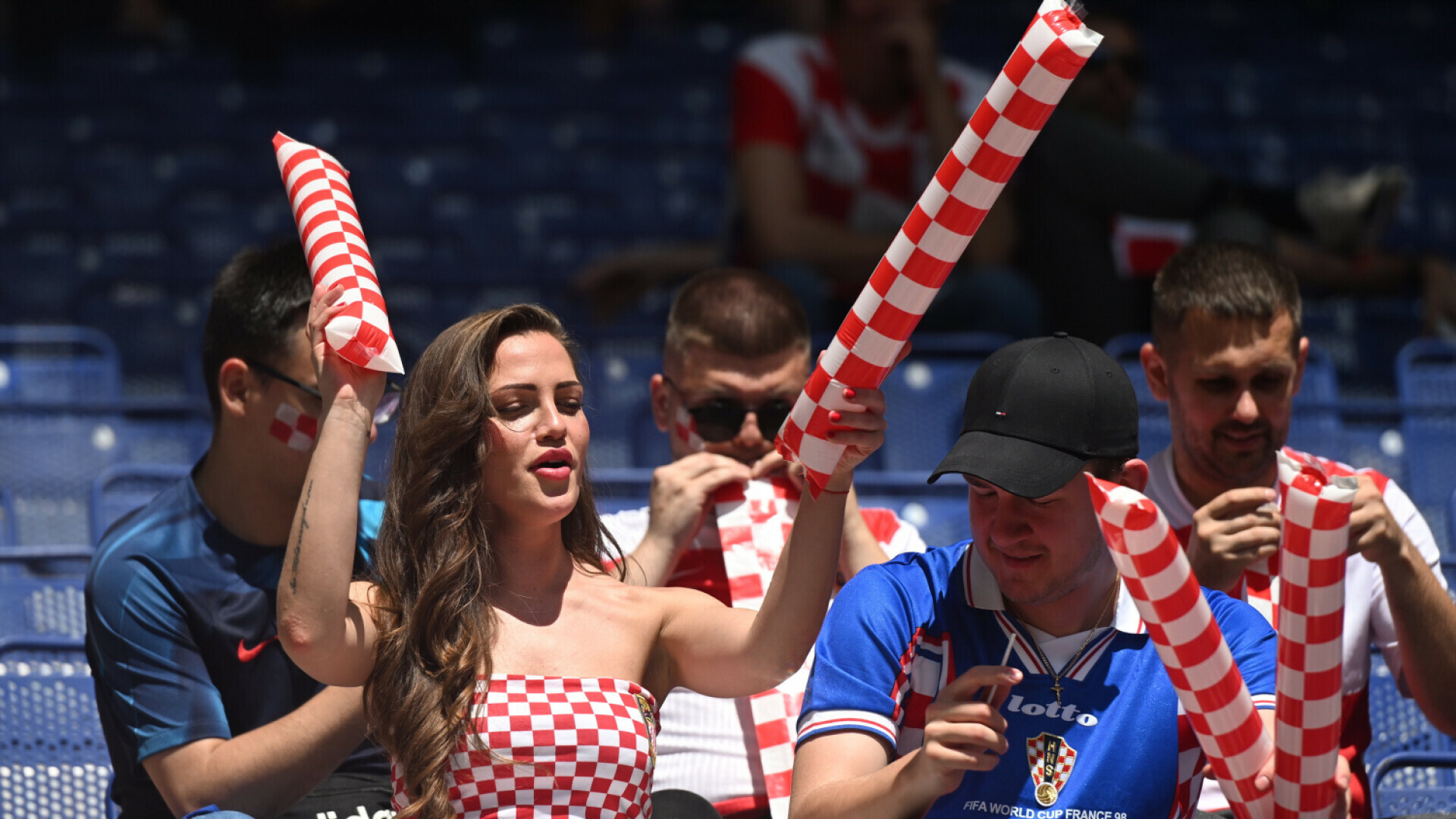 Ljepotica s tribina privukla je pažnju na utakmici Hrvatske i Albanije, ima li Knoll novu ...