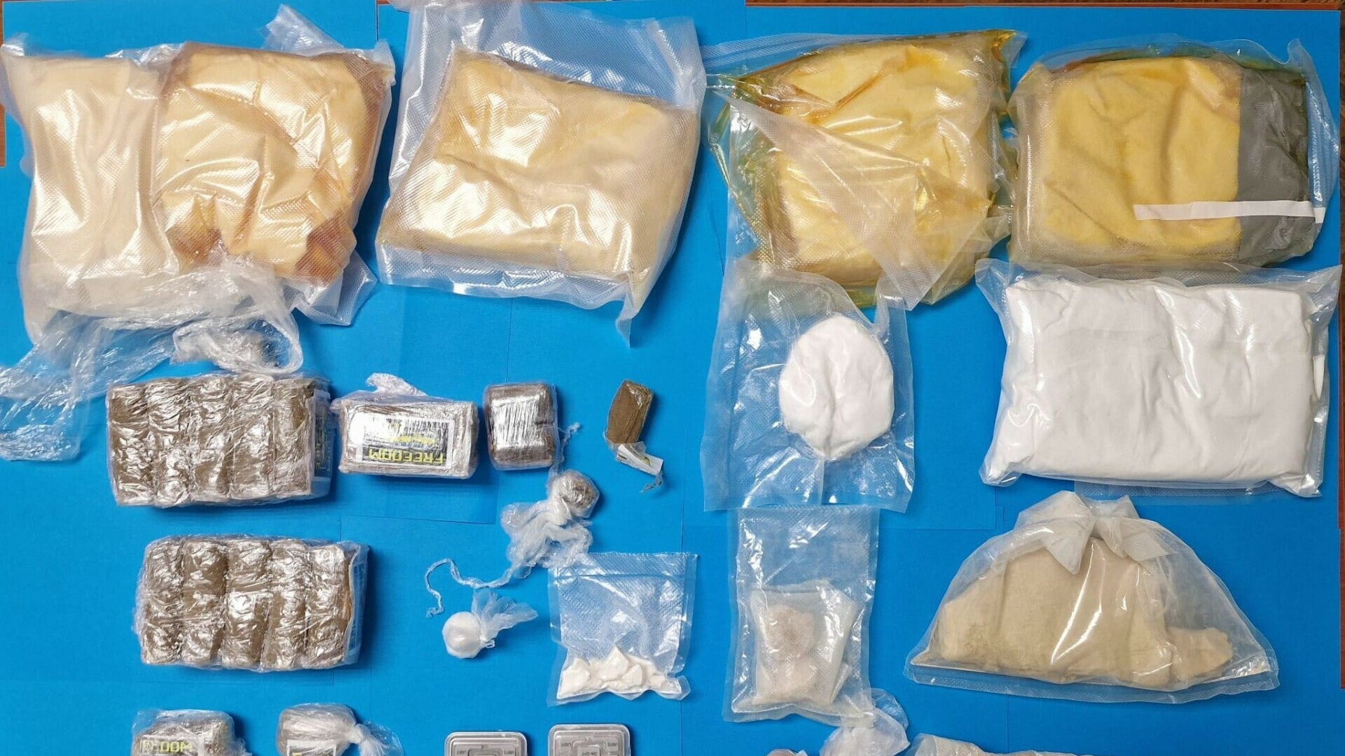 Policija uhitila solinske dilere: U kući pronašli LSD, MDMA, kokain ...