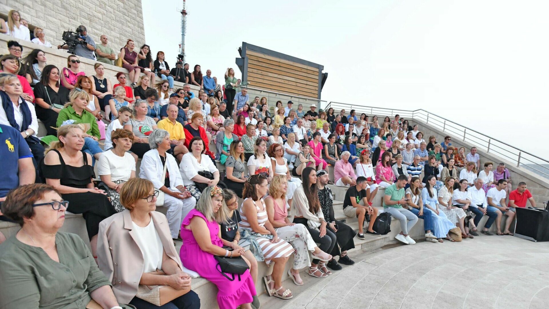 Ana Rucner podijelila je fotografiju sina kojeg ima s Vladom Kalemberom ...