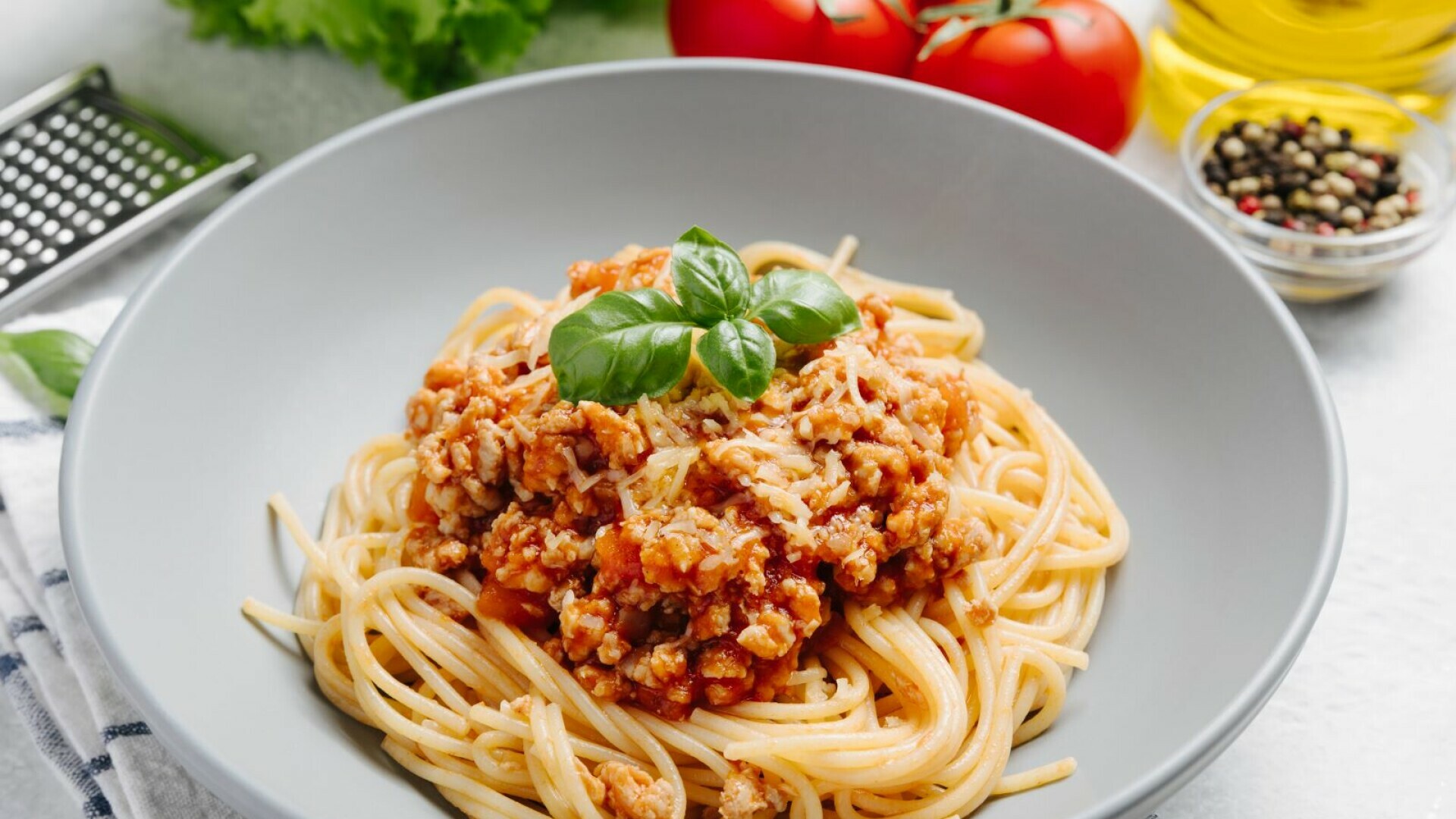 S piletinom?! Recept za laganiju verziju Njegovog Bolonjskog Veličanstva