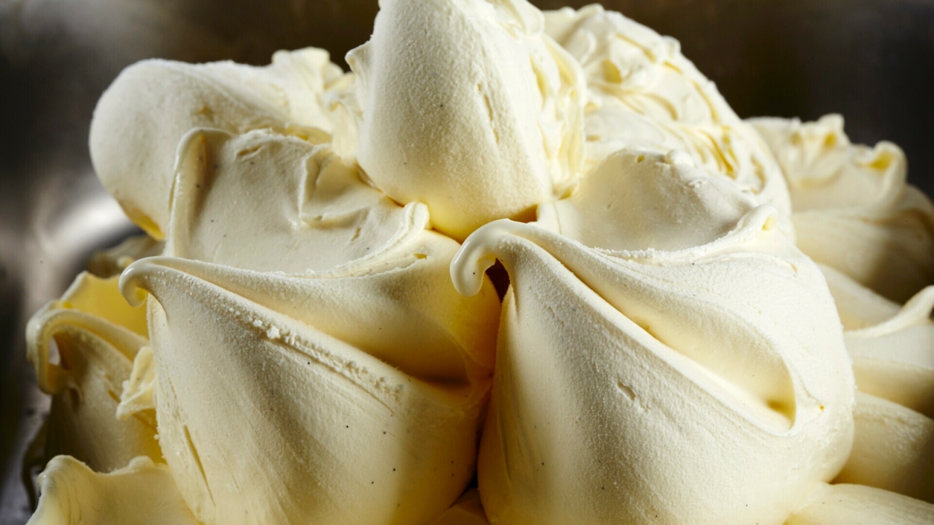 Samo tri sastojka: Kremasti sladoled od vanilije koji možete napraviti bez aparata