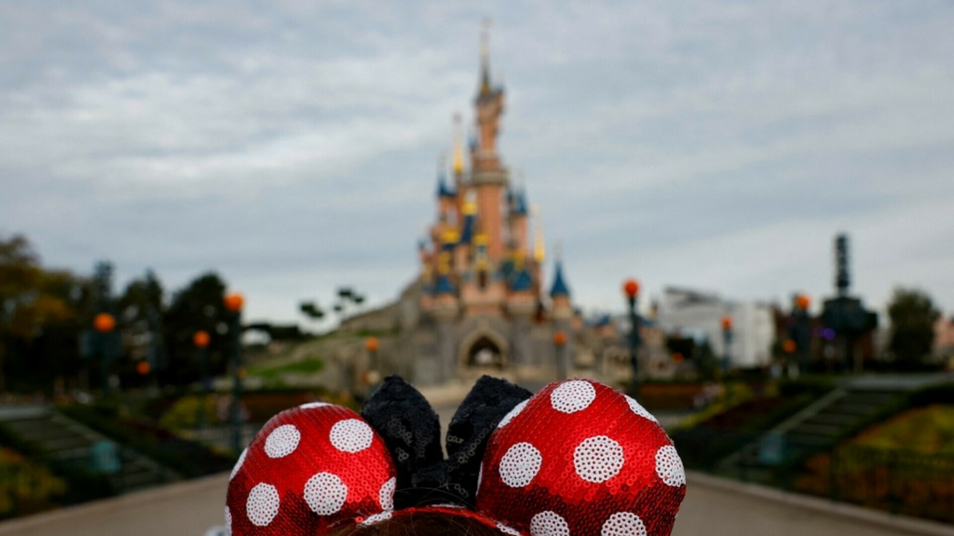 Misterij pedofila koji je unajmio Disneyland kako bi se vjenčao s 9-godišnjakinjom: Radi to godinama