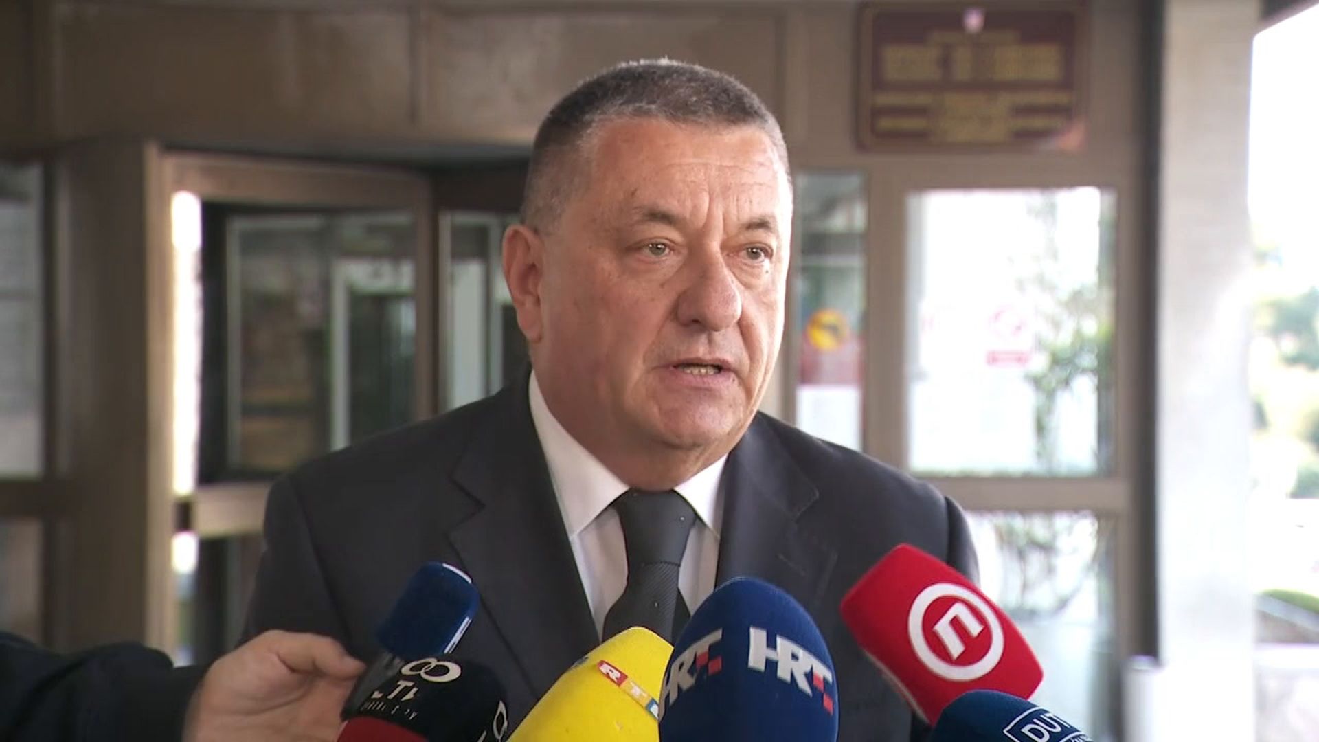 Sudac istrage nakon ispitivanja osumnjičenog za ubojstva u Pločama