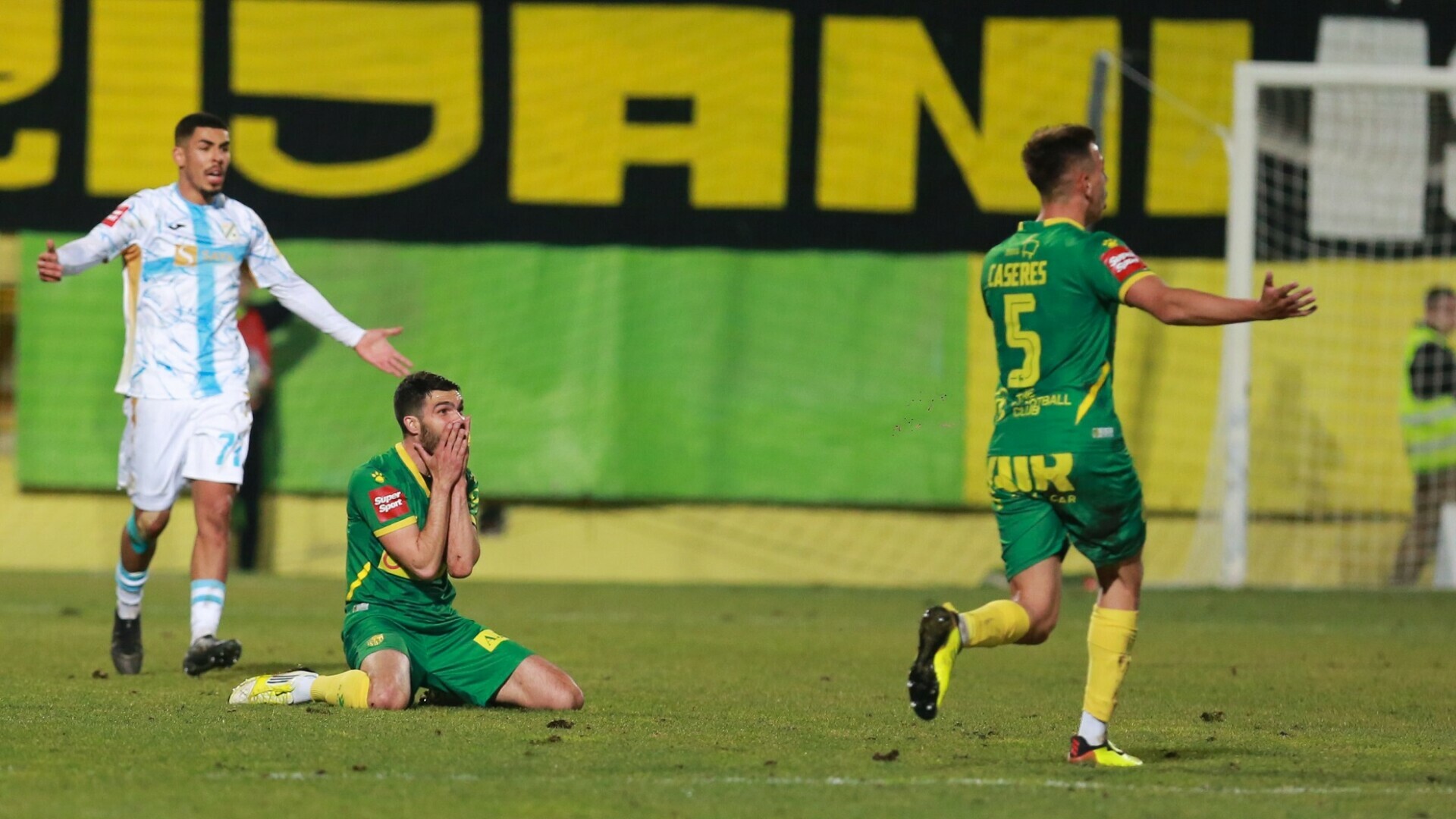 VIDEO Istrijani posprdnom objavom reagirali na crveni karton ...