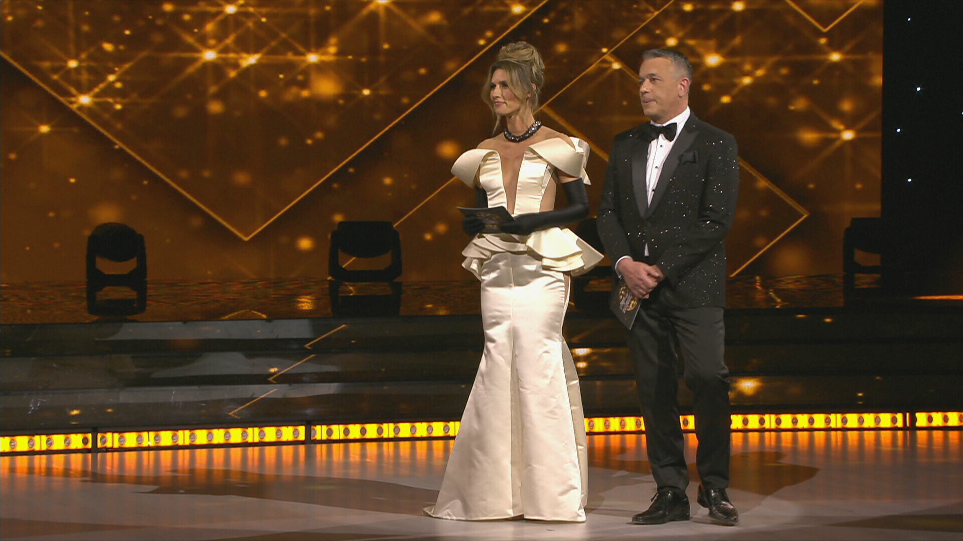 Nova voditeljica Plesa sa zvijezdama već je osvojila srca gledatelja, a ...