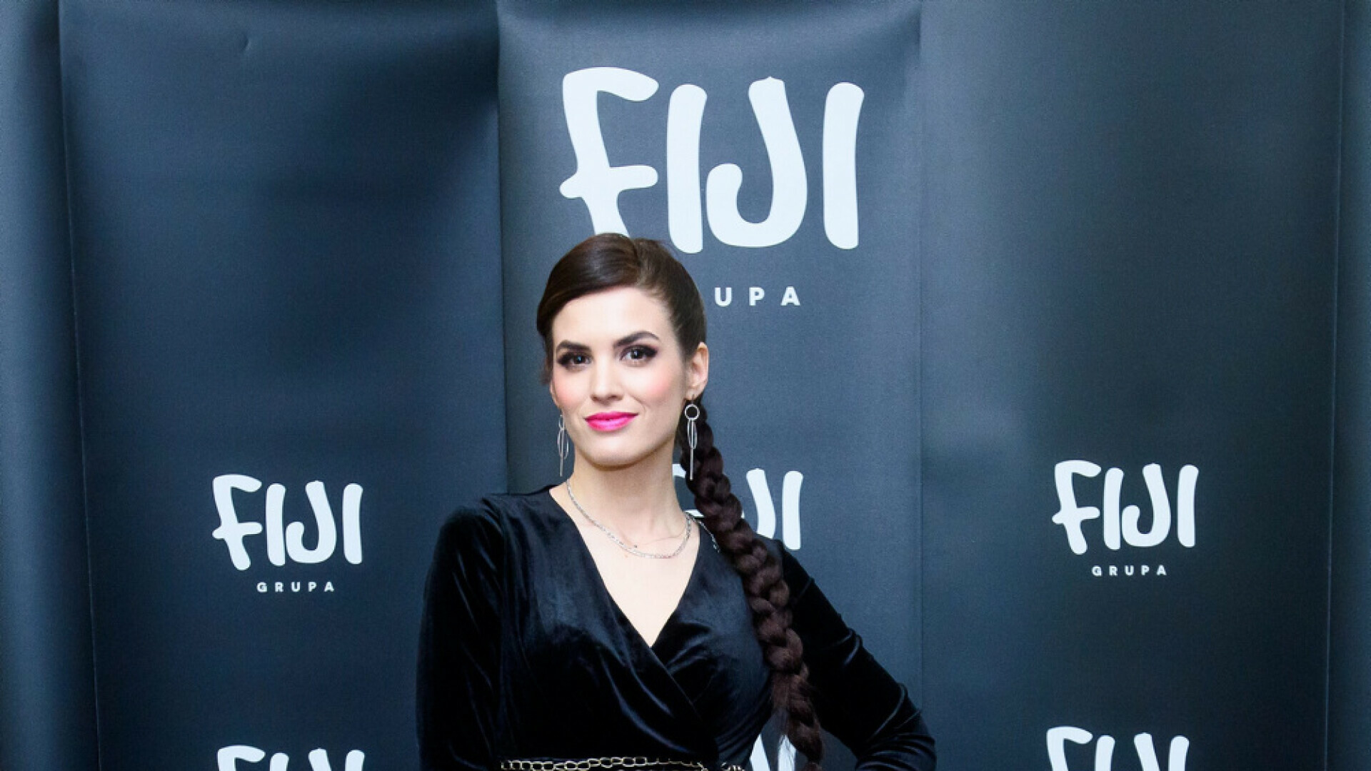 Naša mlada redateljica u rastvorenoj bluzi pokazala više od očekivanog ...