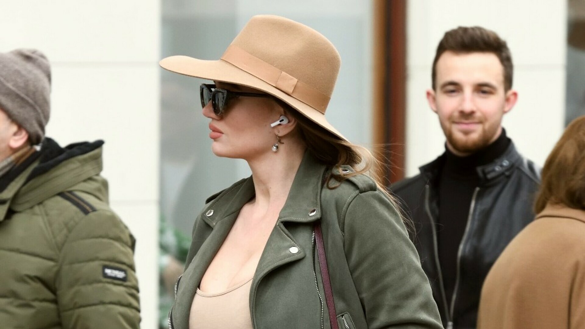 Ljepotica u trapericama: Izdanje sa špice najavilo povratak spornog modela