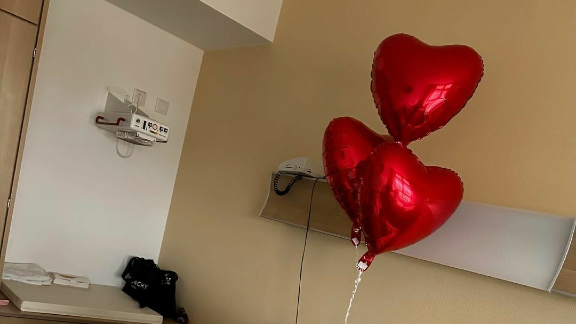 Mladi igrač Hajduka se zaručio za dugogodišnju djevojku, čiji je jedan ...