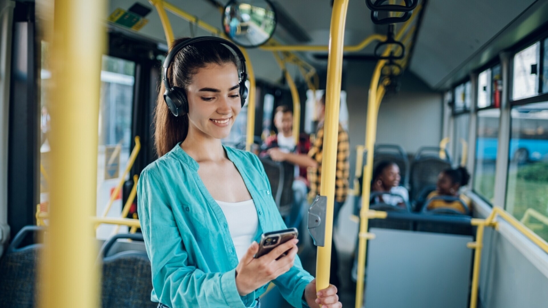 Ako se svaki dan duže voziš u busu ili tramvaju: 8 ideja što raditi da ...