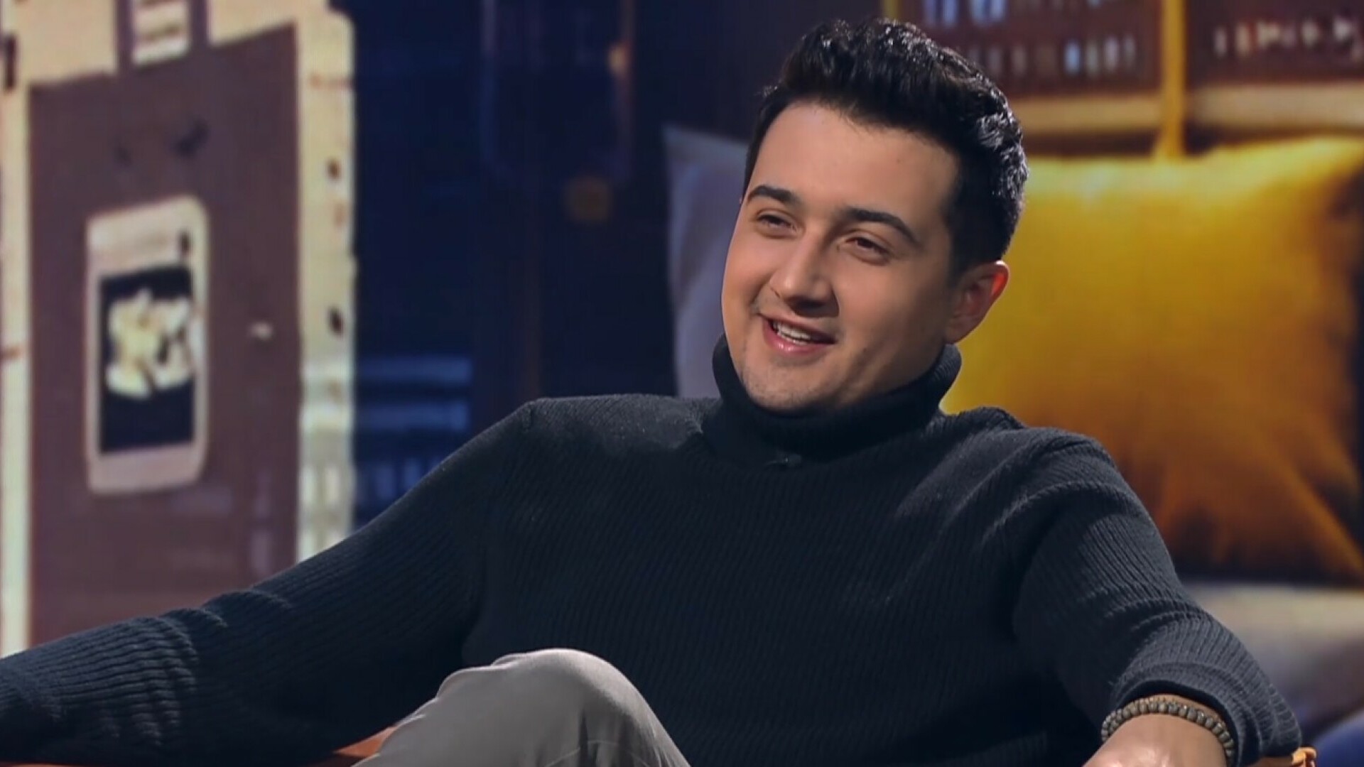 Poslušajte kako to zvuči kad Ed Sheeran zapjeva Halida Bešlića, a u sve ...