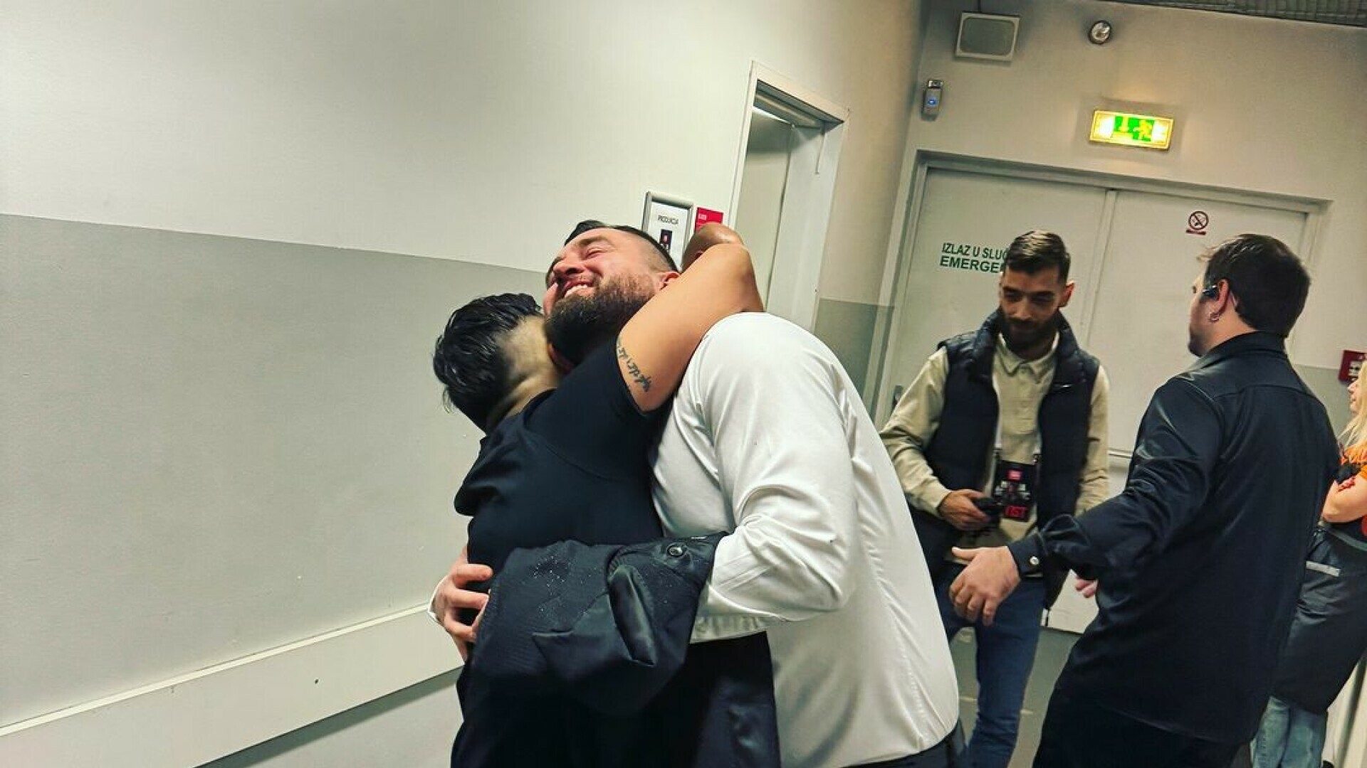 Matija Cvek podijelio je prvu fotografiju s novorođenom kćerkicom ...