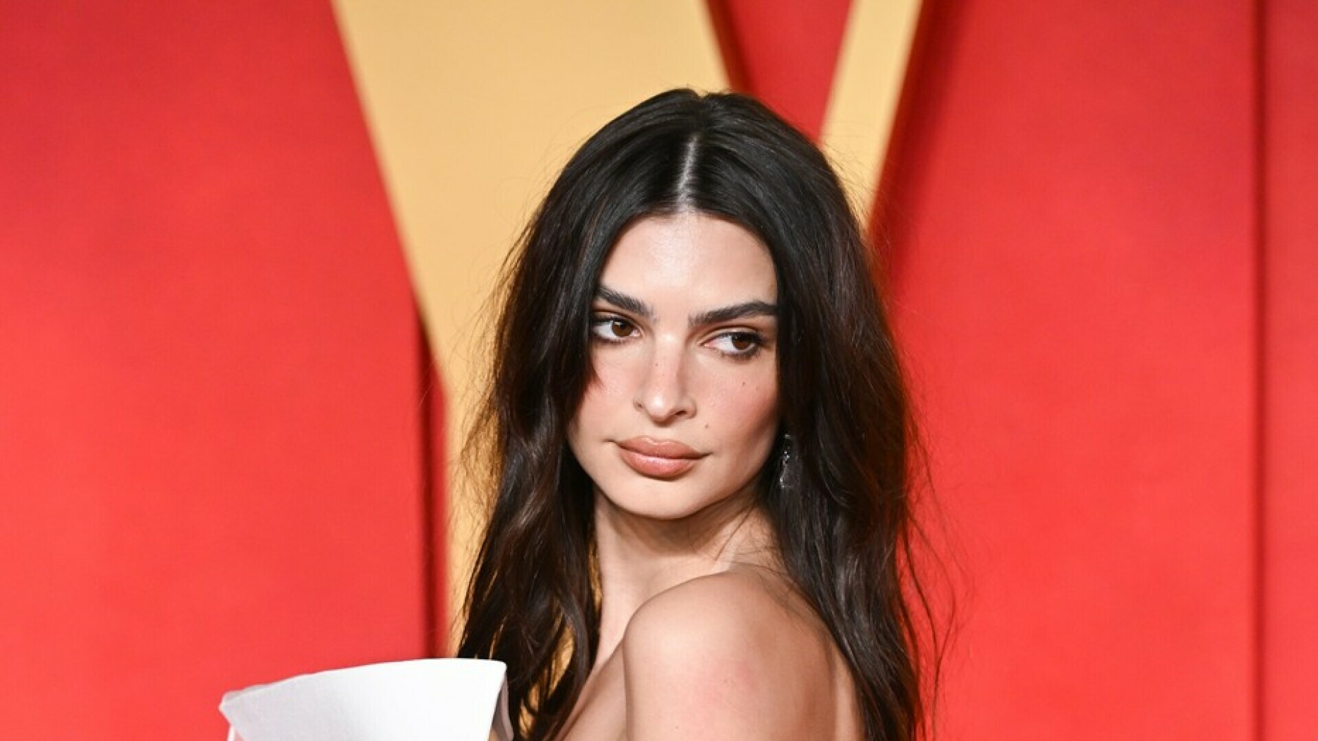 Svi su gledali u nju zbog majice s rupom na mjestu iz kojeg je umalo sve izvirilo, ovo se ne ...