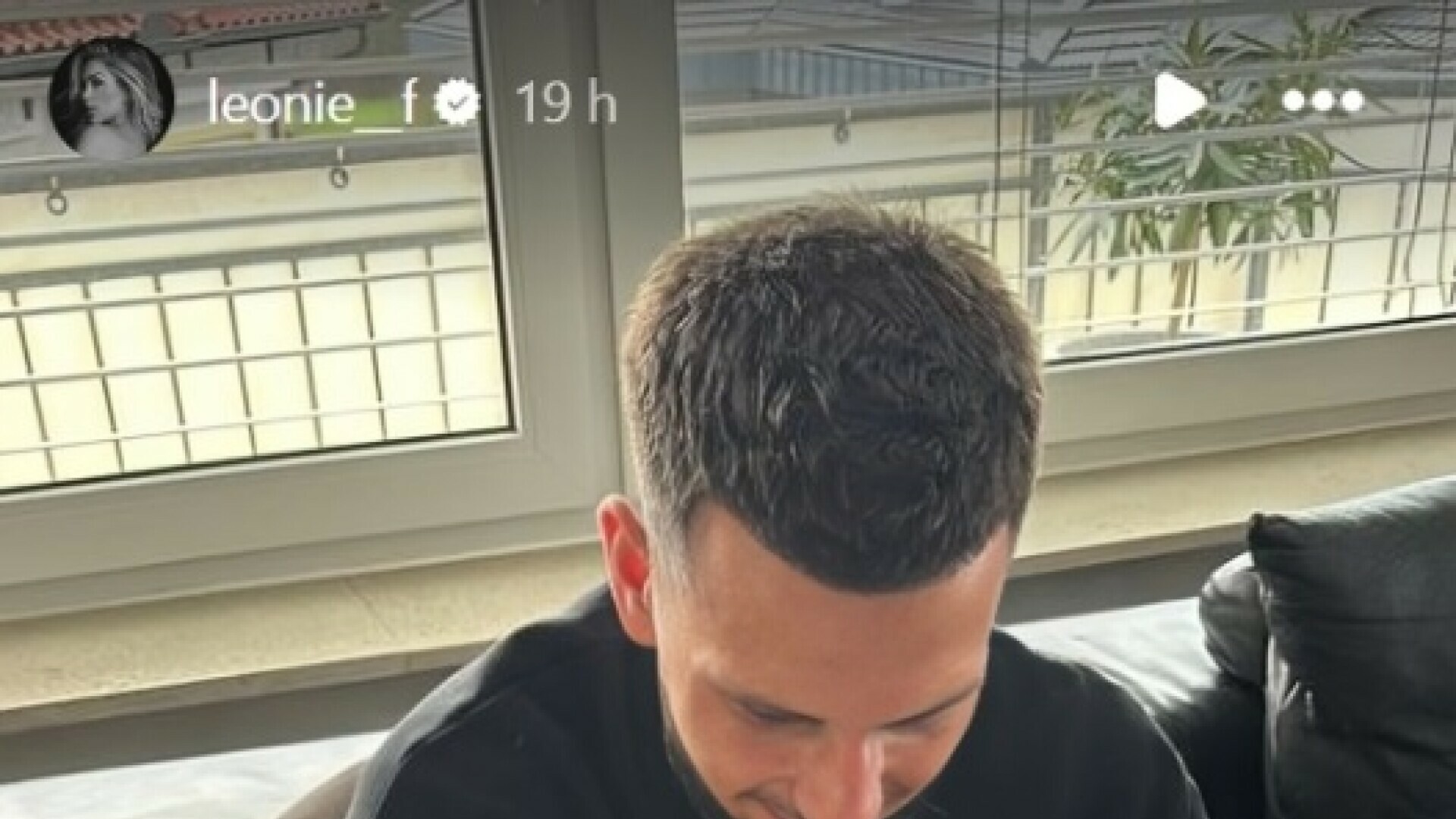 Atraktivna djevojka hajdukovca pozirala s kćerkicom u naručju, a mnogi ...