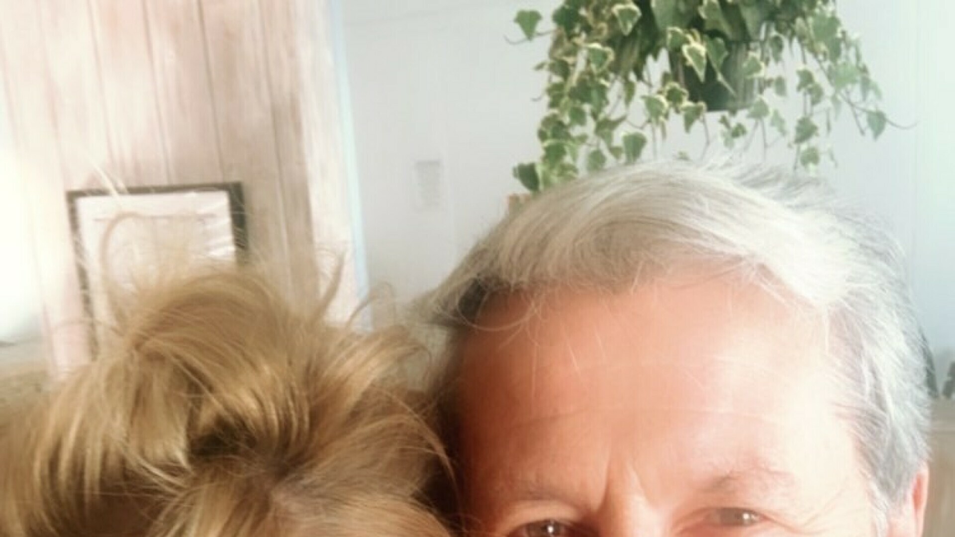 Sjećate se šarmantnog Maxwella Sheffielda iz kultne "Dadilje"? Evo kako ...